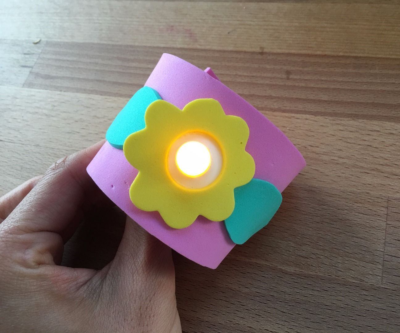 LED Wristband (Easy) : 7 Steps (with Pictures) - Instructables
