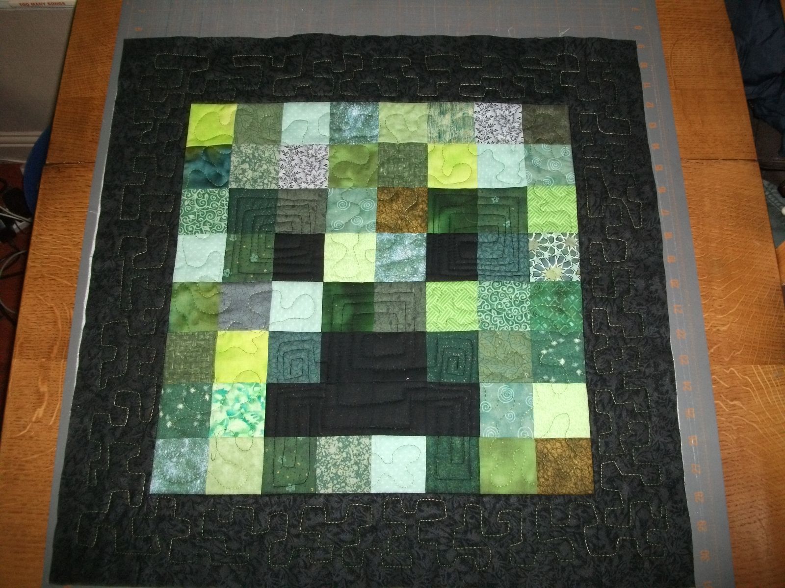 Minecraft Creeper Pillow / Cushion : 5 Steps (with Pictures ...