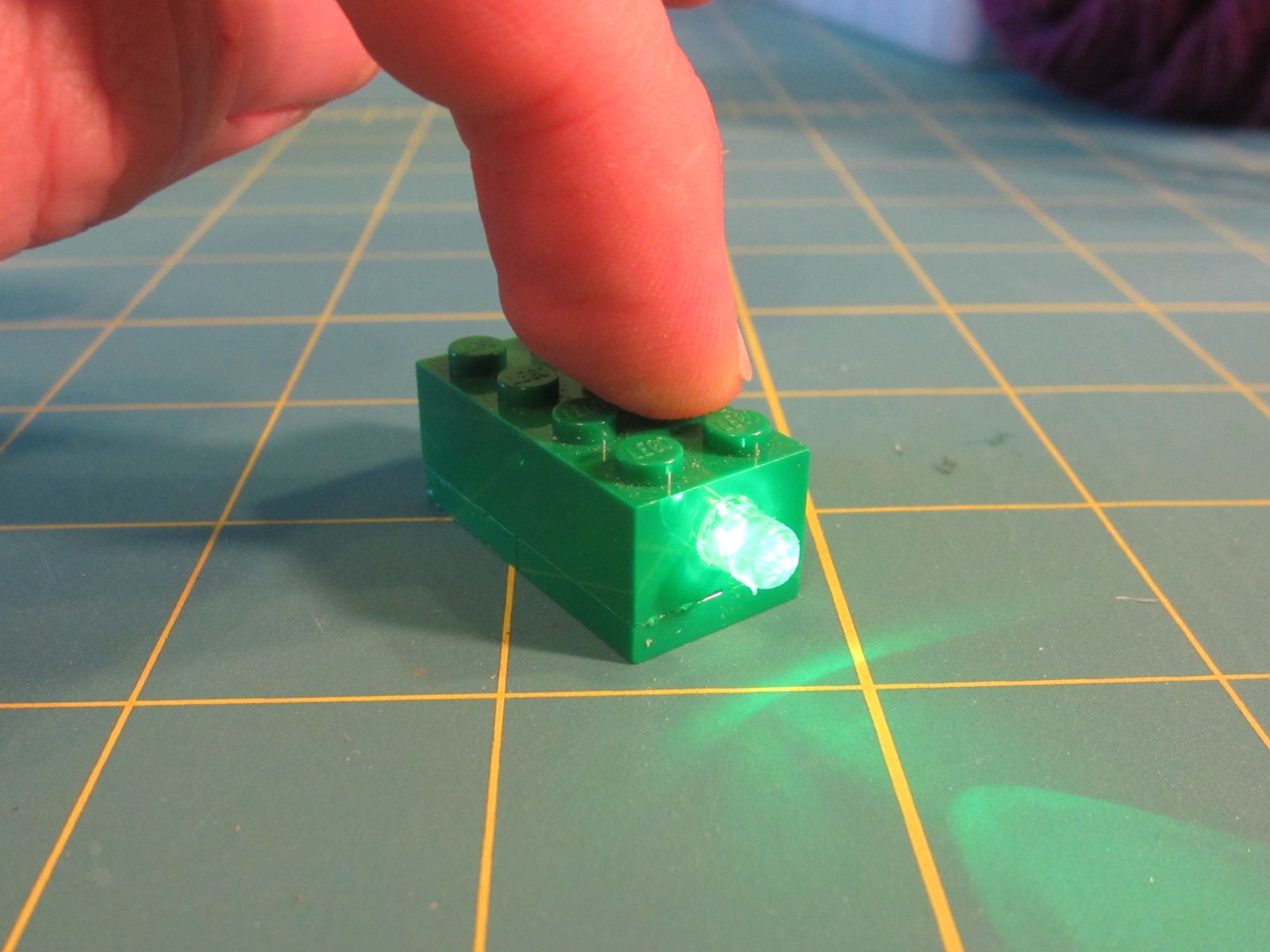 How to Build a LEGO Flashlight Block : 15 Steps (with Pictures ...