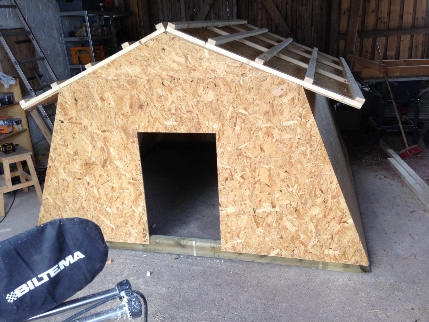 Pig Hut 7 Steps with Pictures Instructables pig-hut-7-steps-with-pictures-instructables