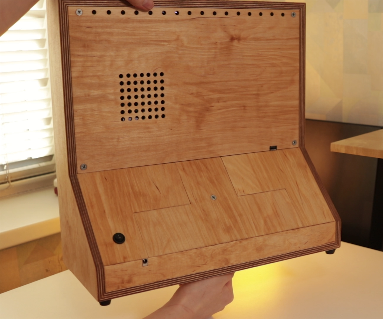 Vintage Look Media PC From an Old Laptop : 30 Steps (with Pictures ...