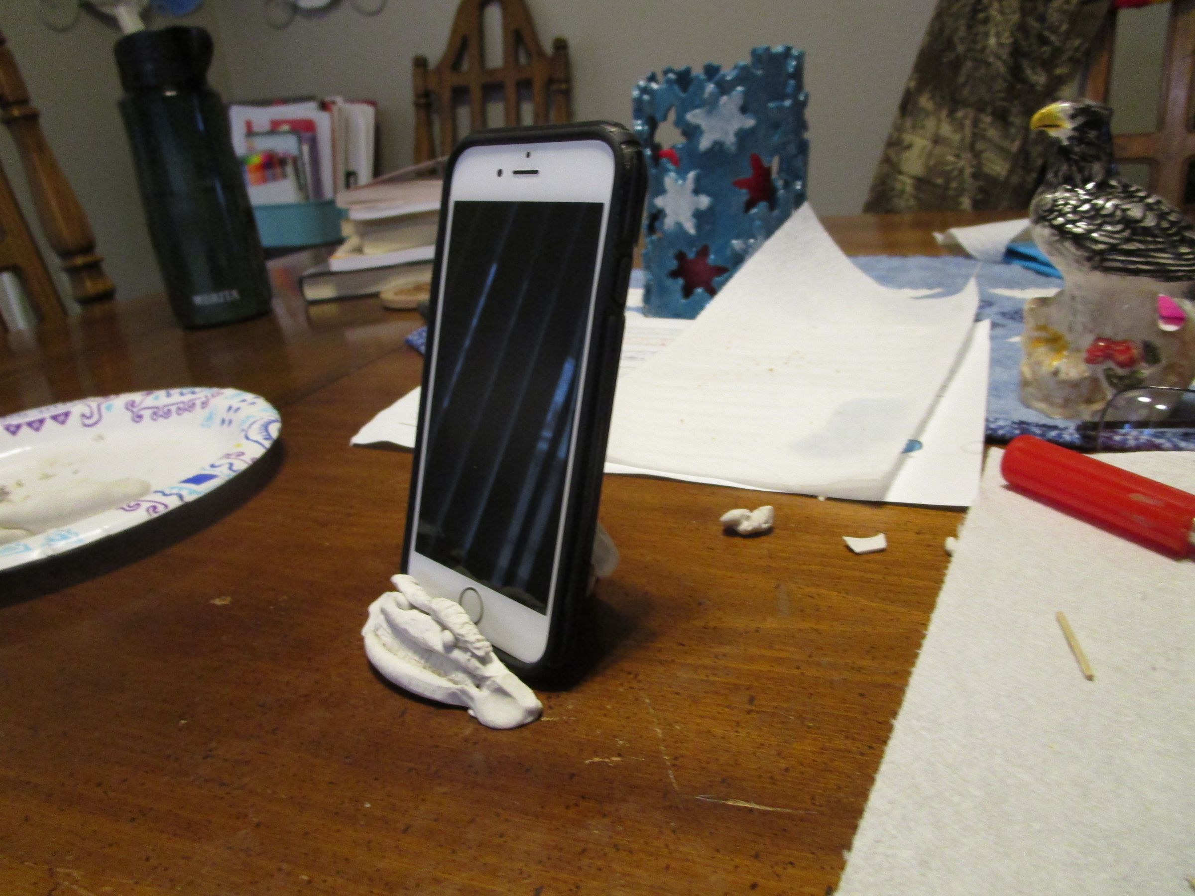 Helping Hand IPhone Stand : 7 Steps - Instructables