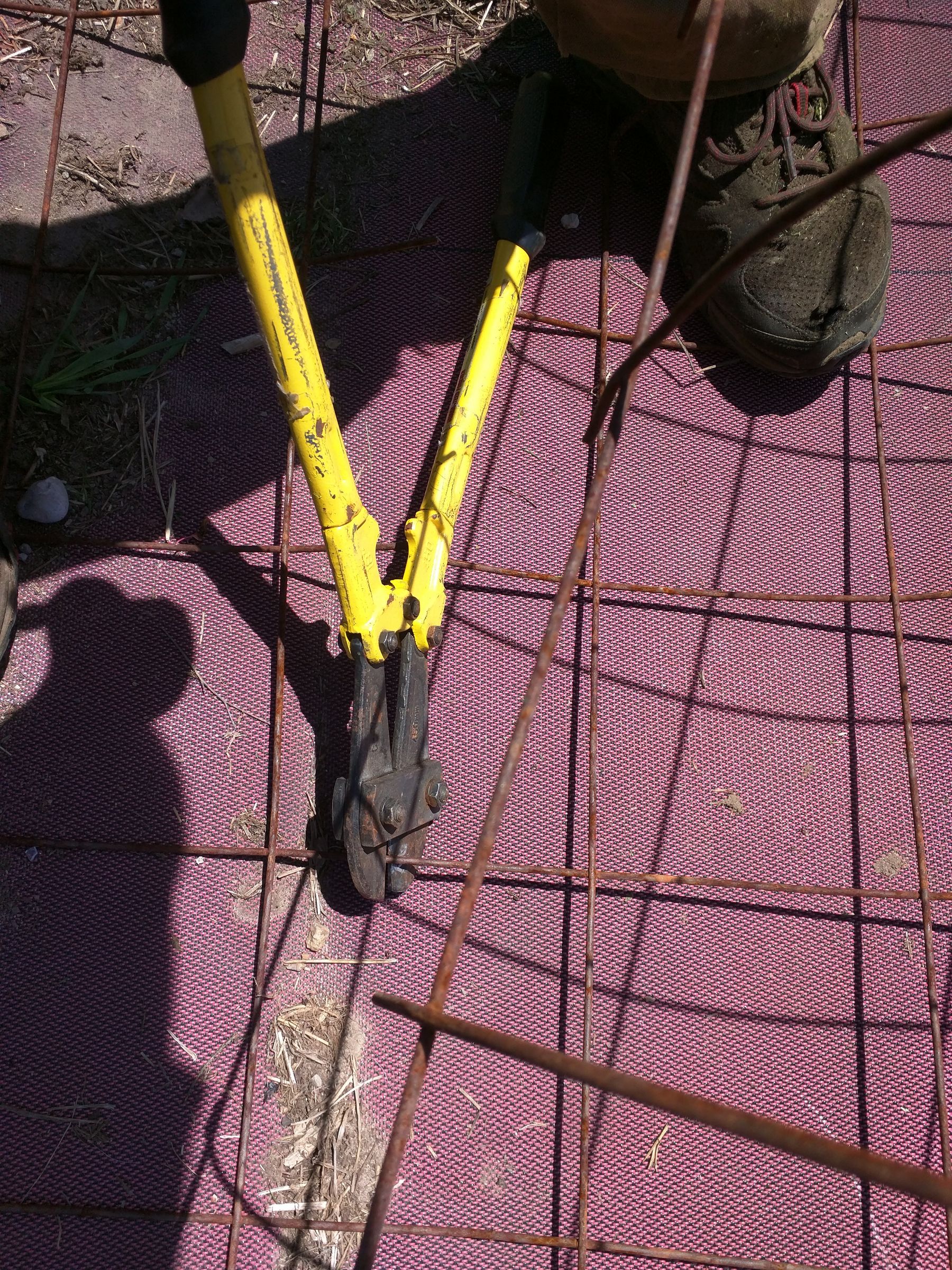 Make Your Own Tomato Cages : 4 Steps (with Pictures) - Instructables