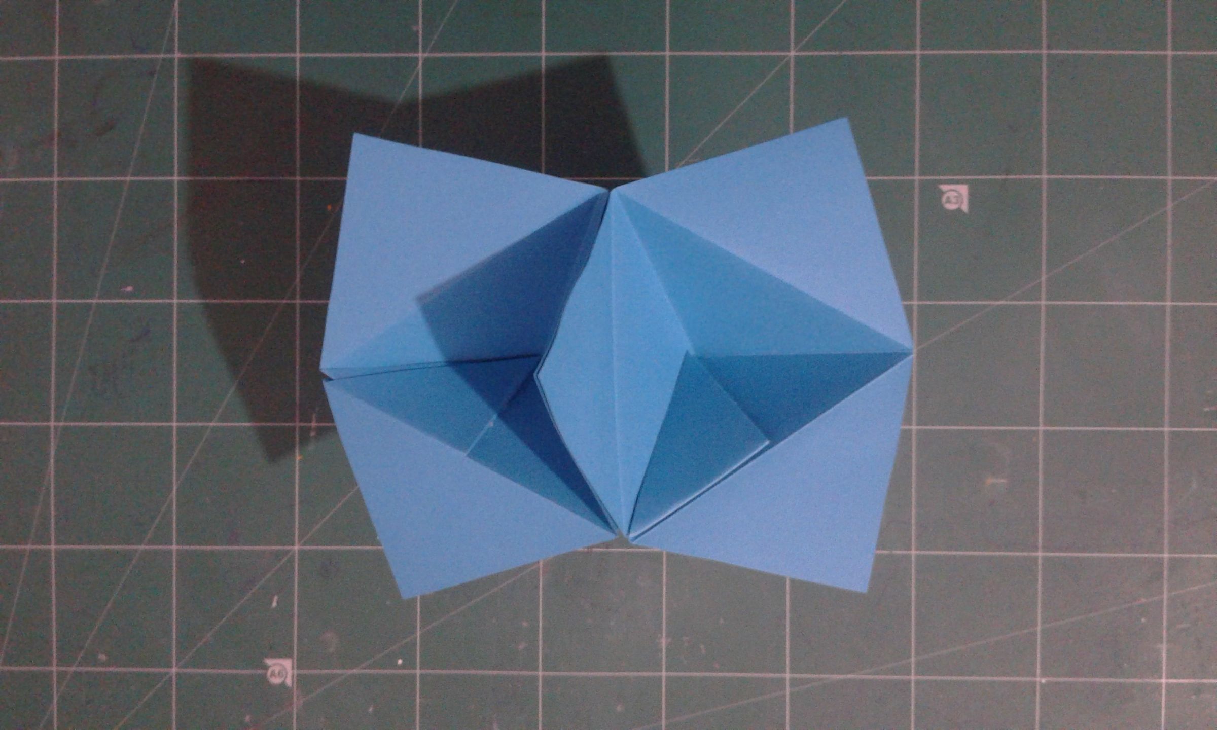 Abstract Origami Wall Decor : 7 Steps (with Pictures) - Instructables