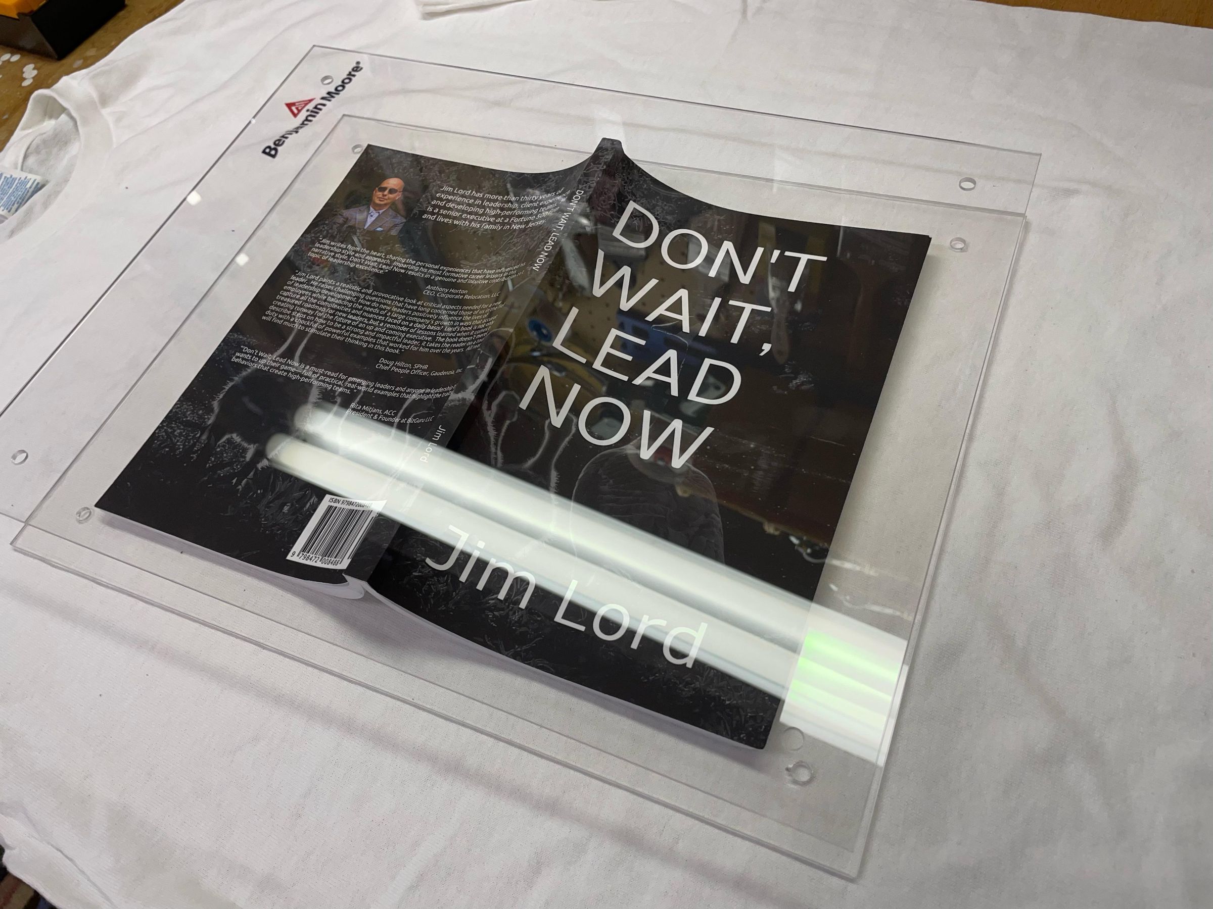 Acrylic Book Display : 4 Steps (with Pictures) - Instructables