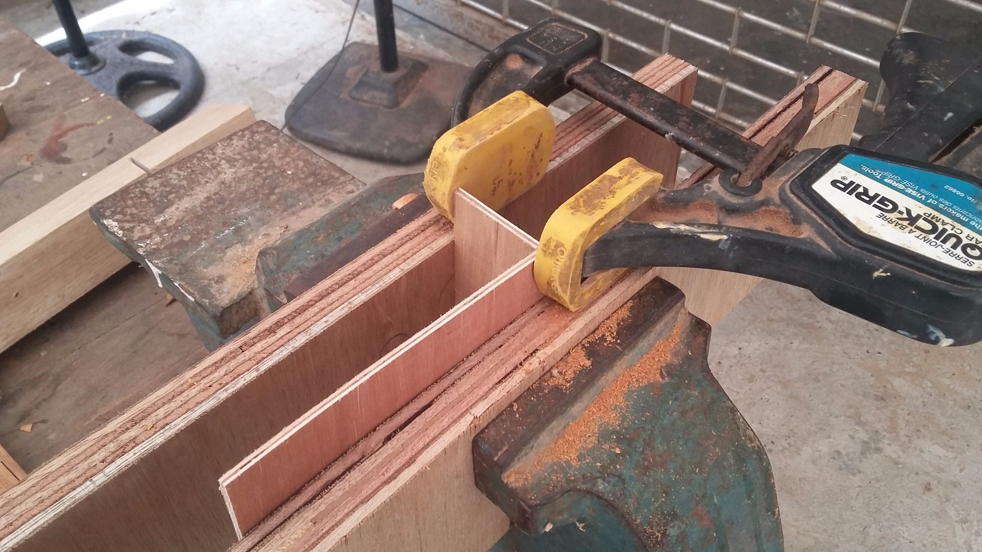 Quick and Easy Dice Tower : 7 Steps (with Pictures) - Instructables