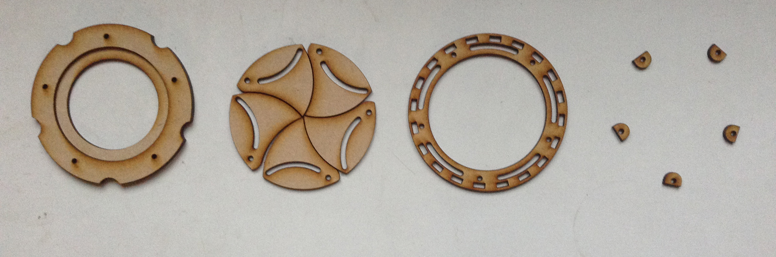 Carter's Lasercut Iris Box V2 : 4 Steps (with Pictures) - Instructables