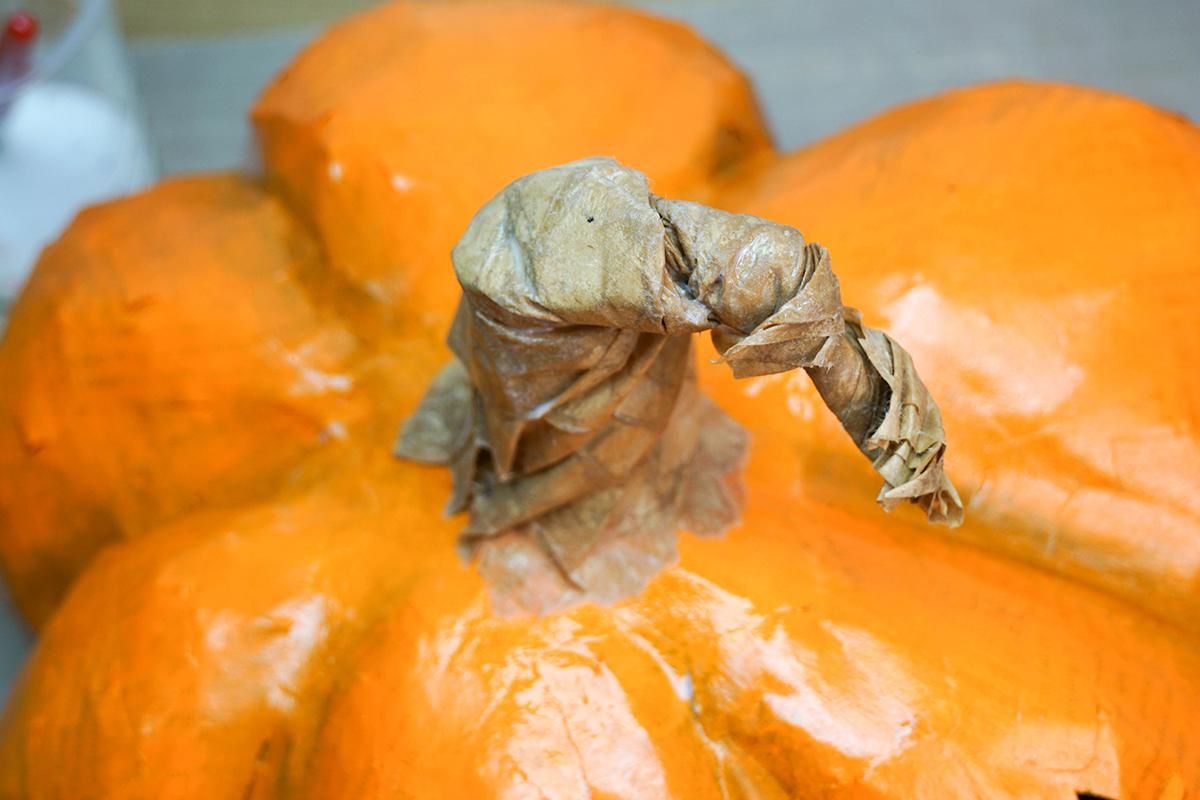 DIY Mod-Roc PUMPKIN ! | How to Make a Large Halloween Prop : 8 Steps ...