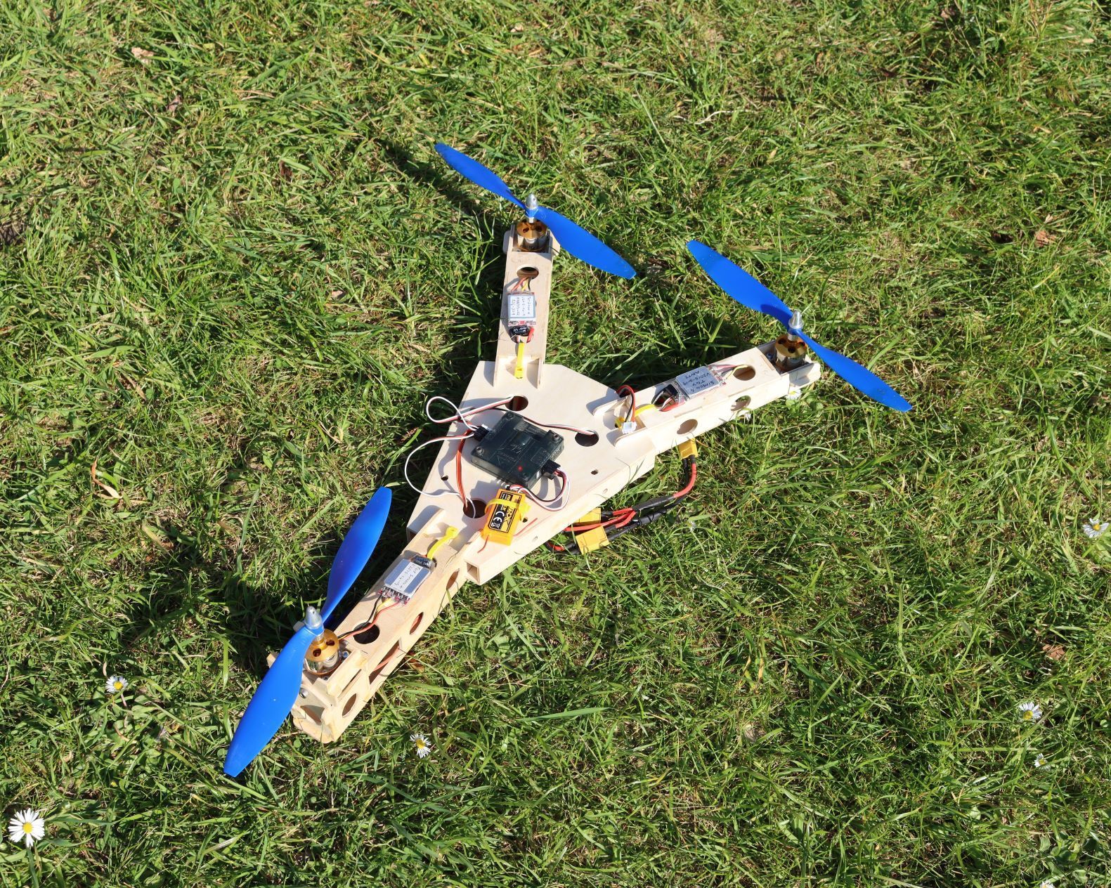 Tricopter With Front Tilting Motor. : 5 Steps (with Pictures ...
