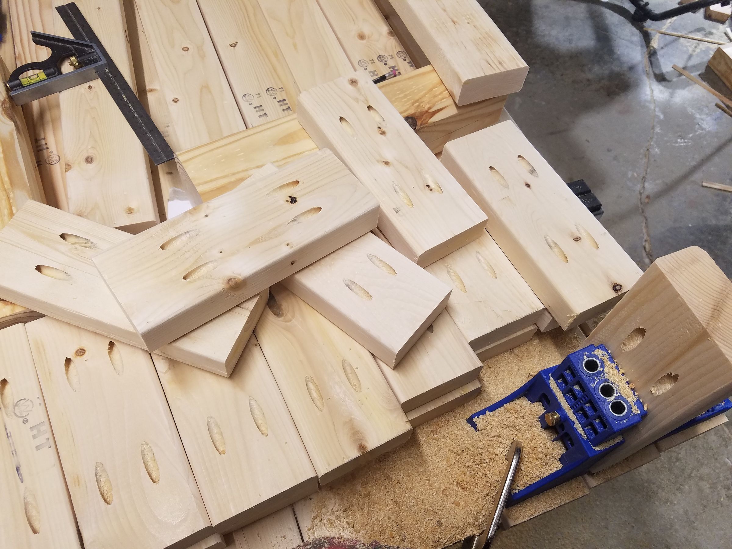 Elevated Platform Bed : 7 Steps - Instructables