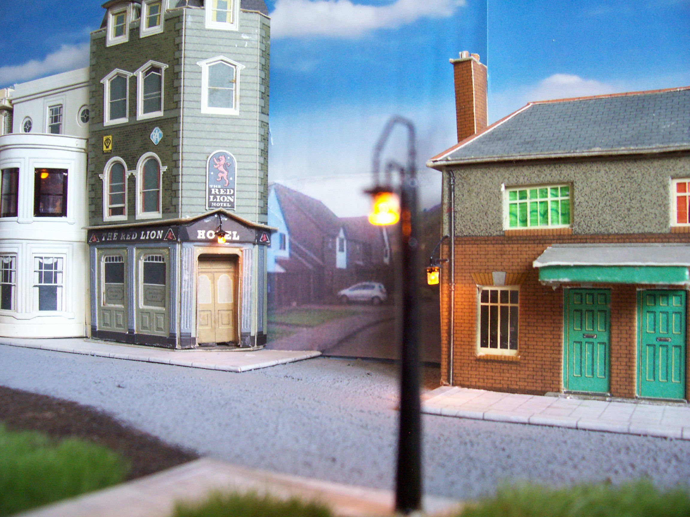 Add Lights to Your Model Railway / Railroad. : 4 Steps - Instructables