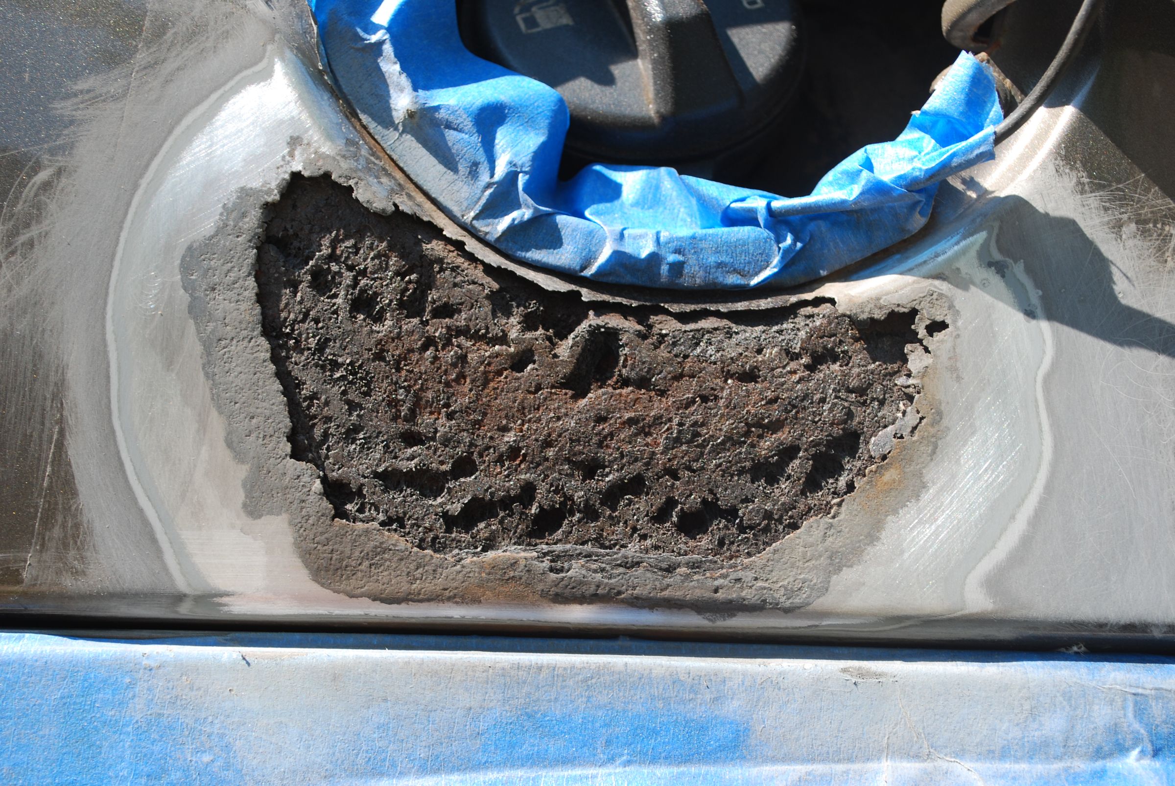 Repairing a Rust Hole in a Car : 6 Steps (with Pictures) - Instructables