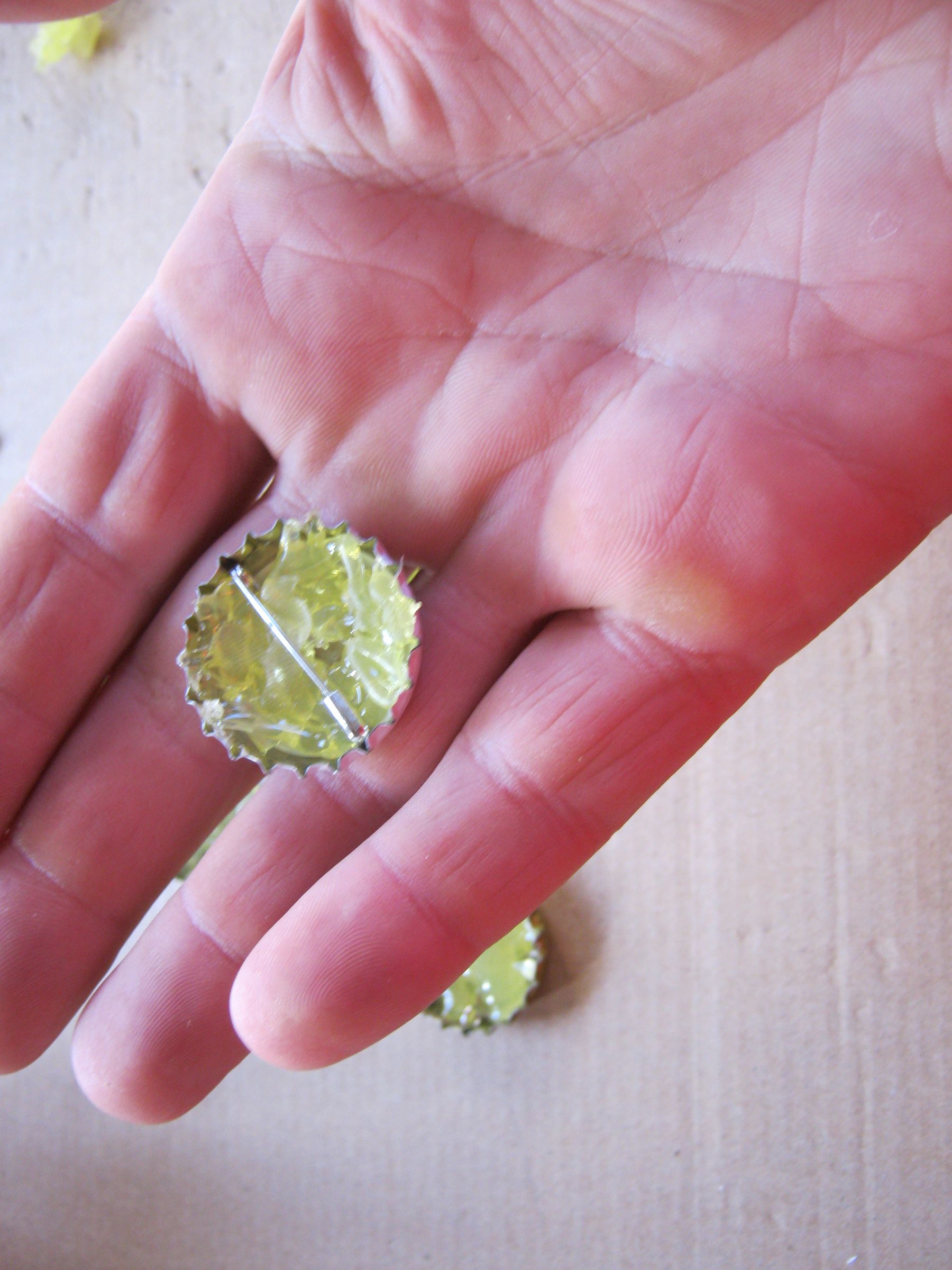 Beer Cap Buttons : 4 Steps - Instructables