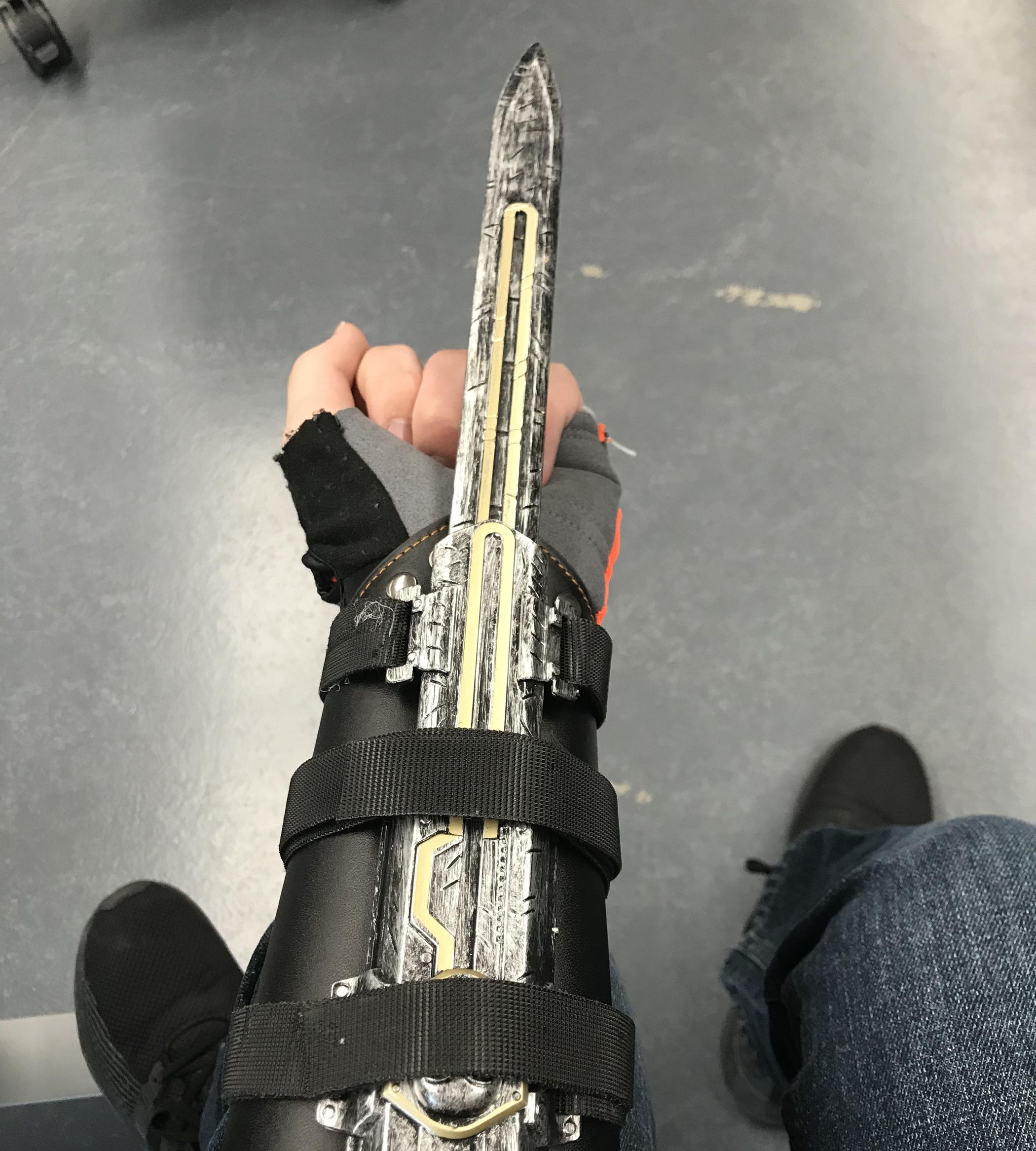Hidden Blade : 5 Steps - Instructables