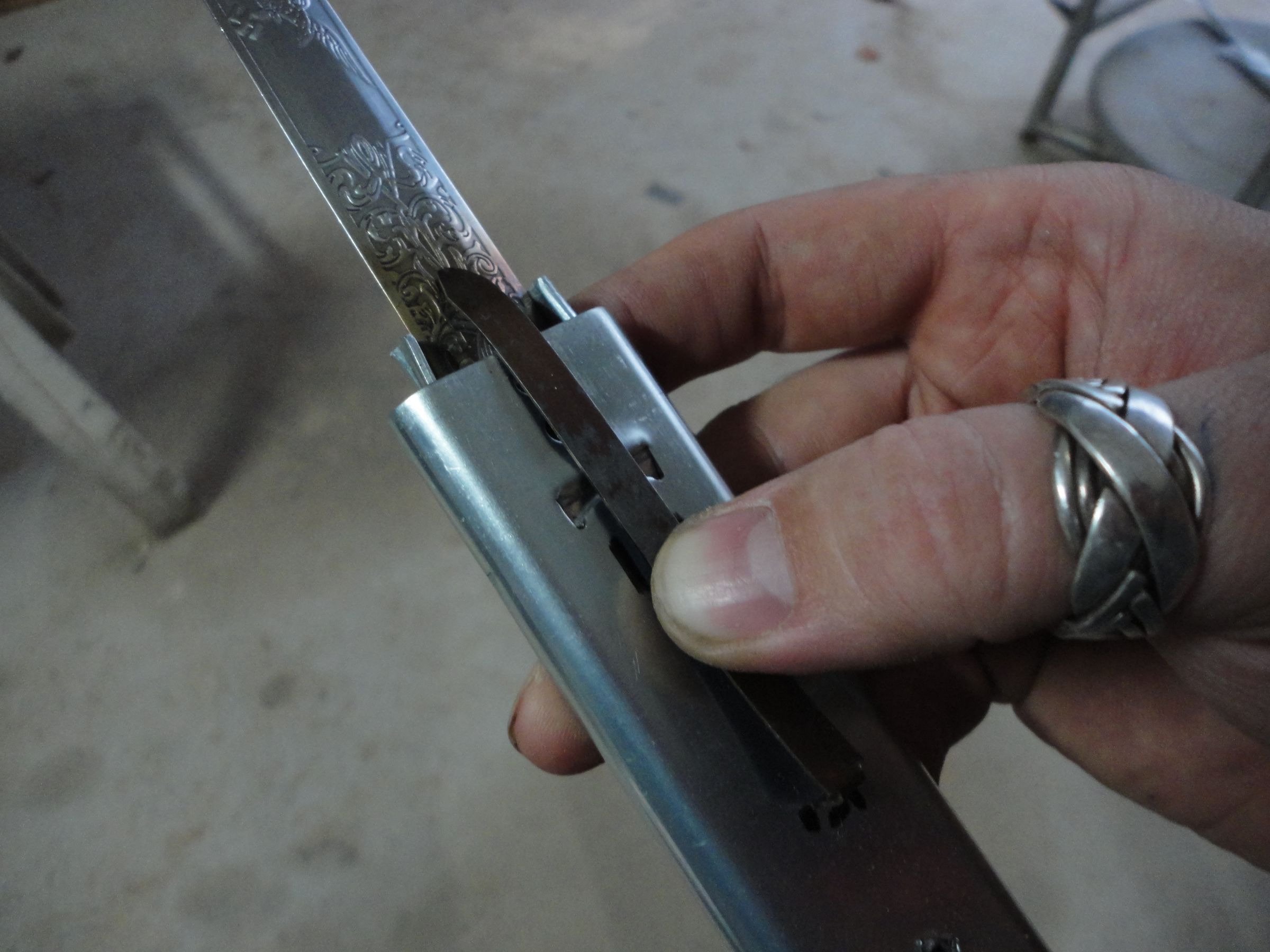 Assassin's Creed Hidden Blade - Functional Prop!! : 13 Steps (with ...