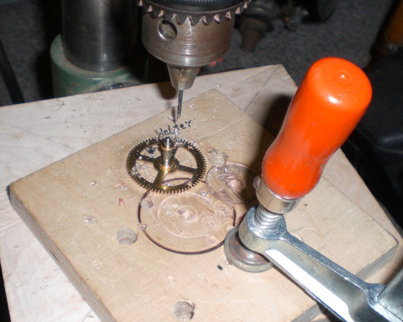 Steampunked Magic Eye Winker Powered by Batteries and USB-connected ...
