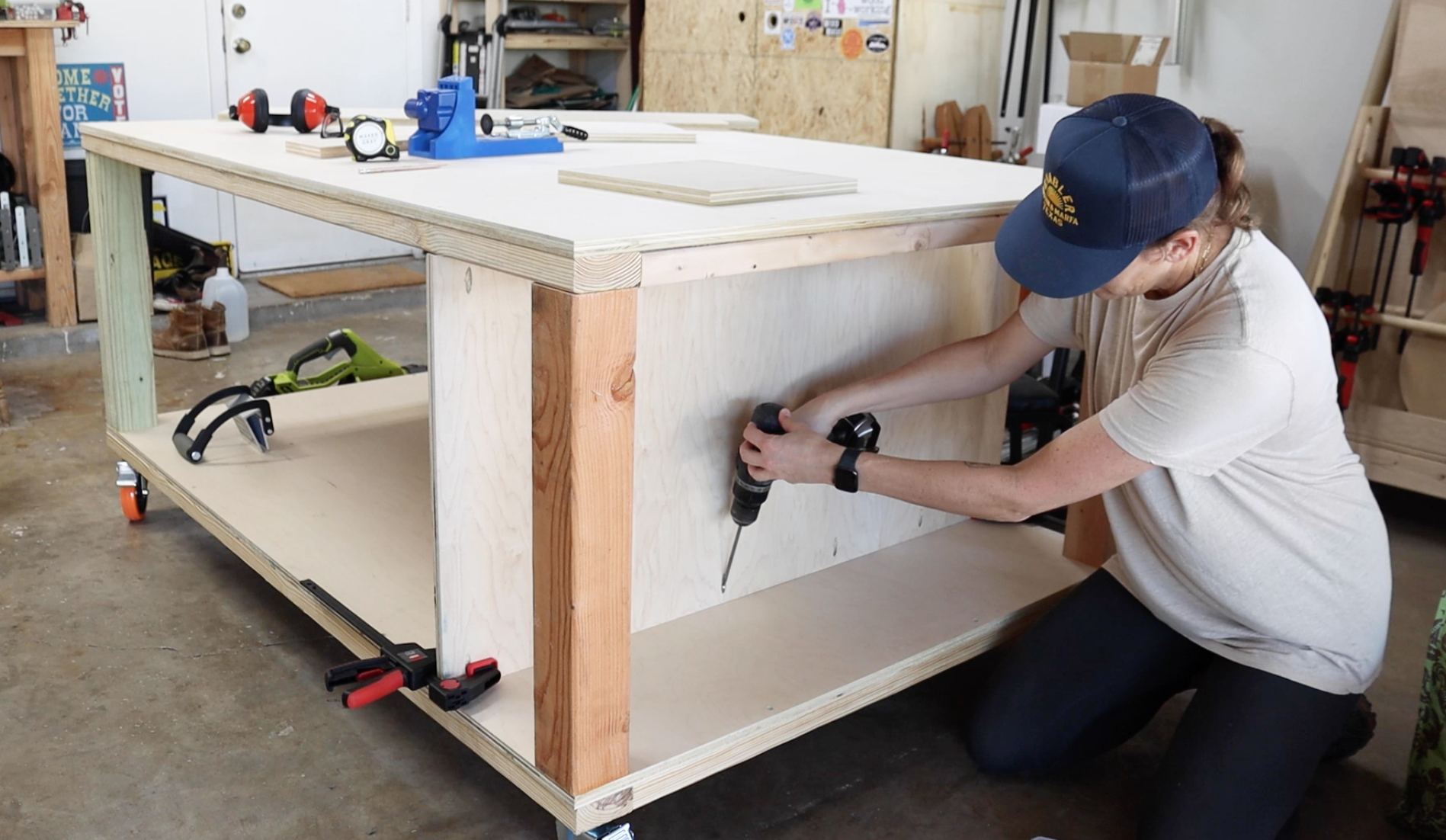 EASY DIY Workbench! Mobile With Storage : 9 Steps (with Pictures ...