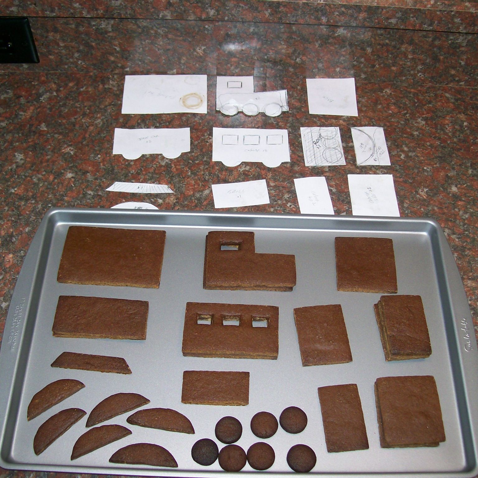 Moving Gingerbread Train Cookie : 6 Steps (with Pictures) - Instructables