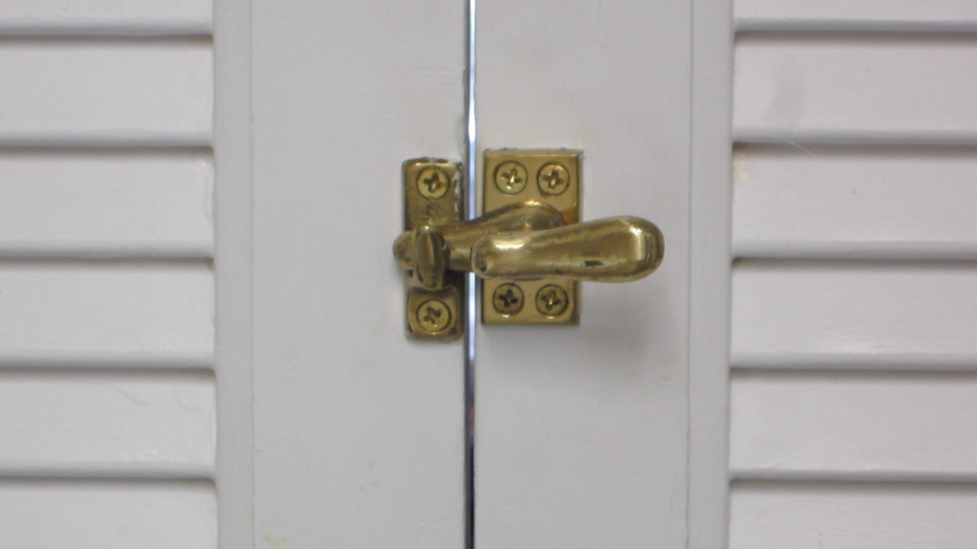How to Pick Simple Locks/Latches With a Paper Clip : 6 Steps (with ...