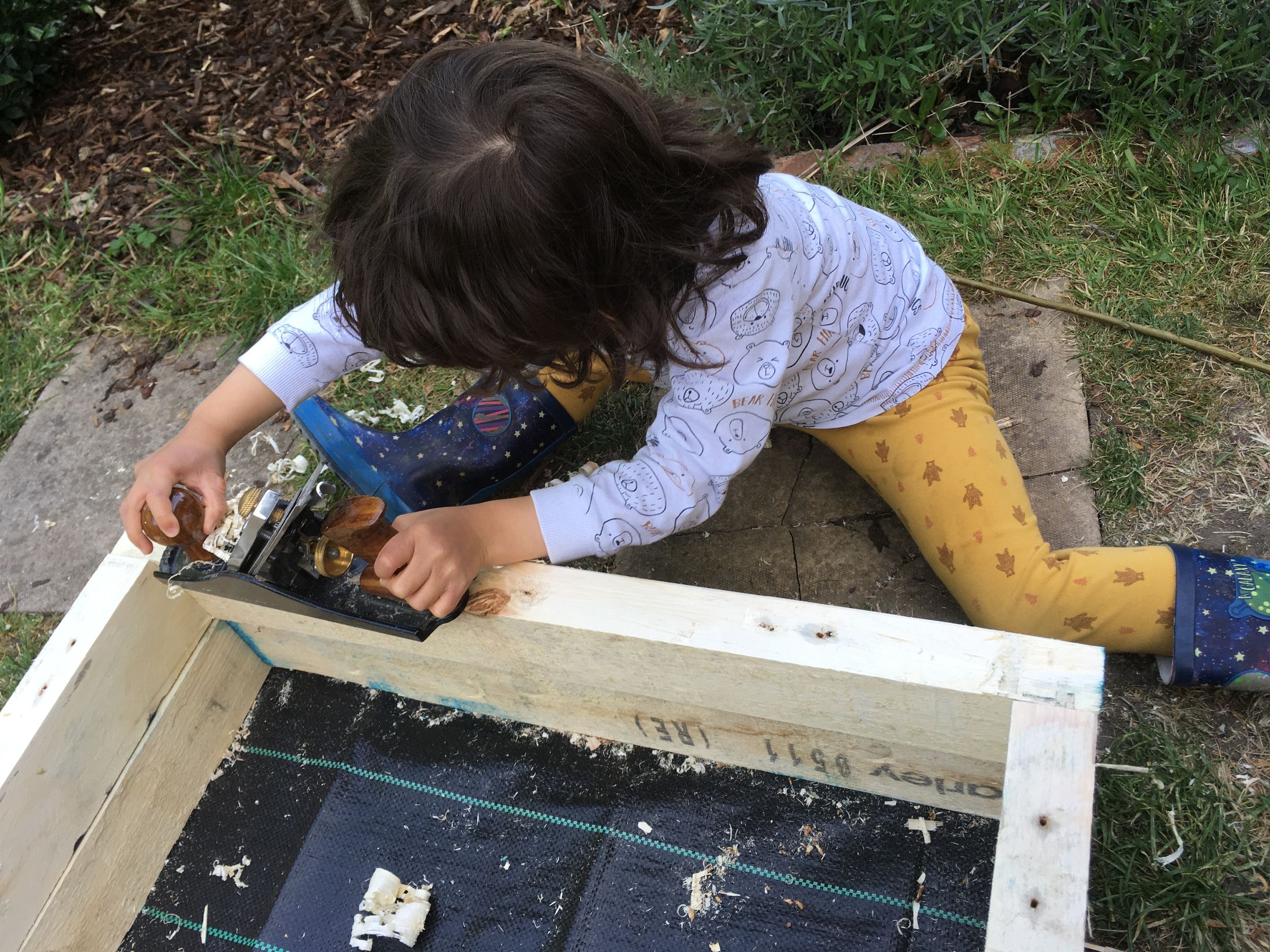 Pallet Sand Pit - DIY in 2 Hours From 2 Pallets! : 12 Steps (with ...
