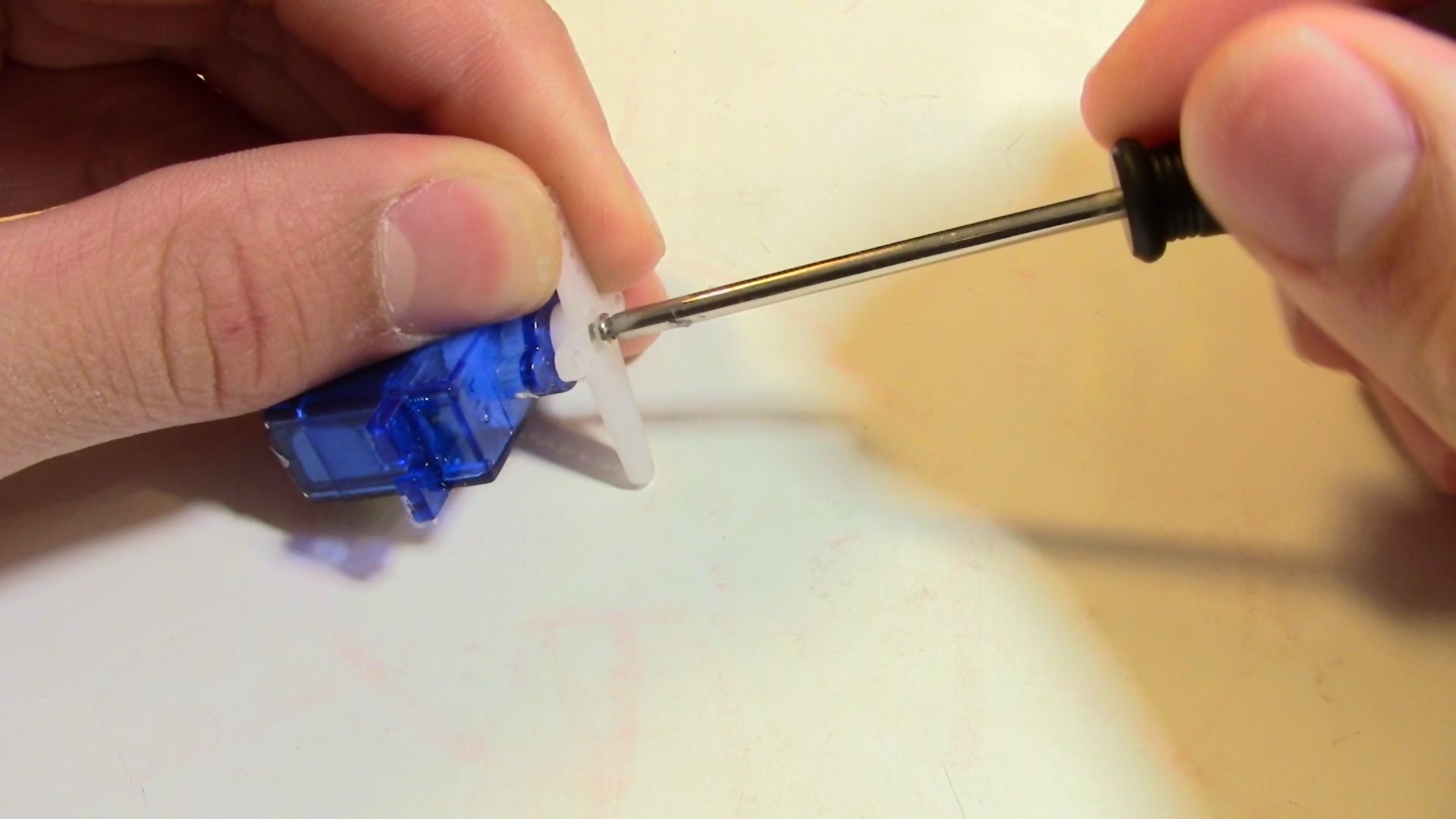 Hack a TowerPro Micro Servo to Spin 360 / Continuous Rotation : 6 Steps ...