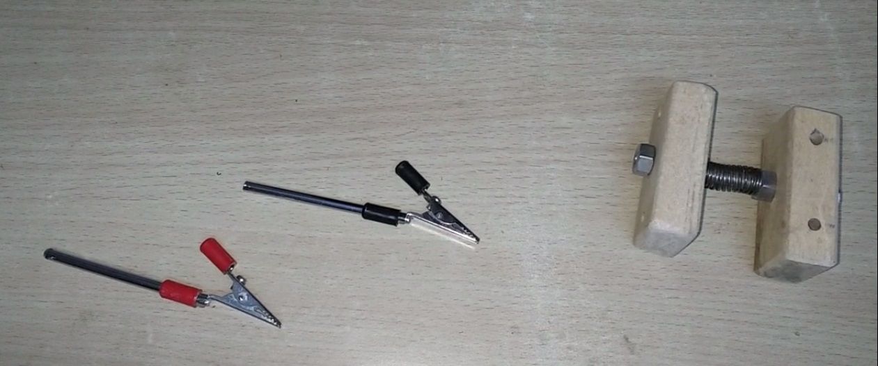 PCB HOLDER FOR EASY SOLDERING : 4 Steps (with Pictures) - Instructables