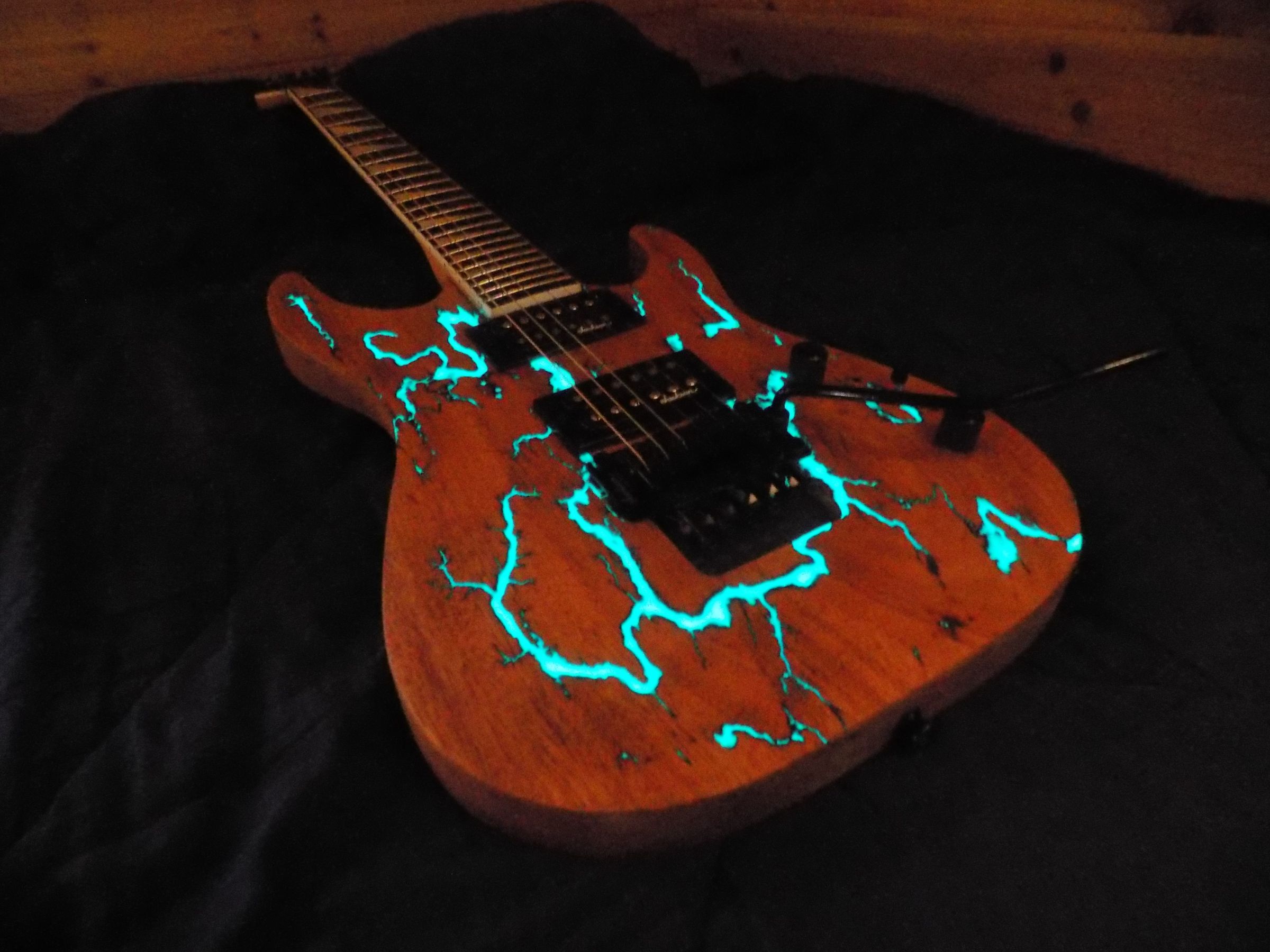Glowing Thunderstruck Guitar : 9 Steps - Instructables