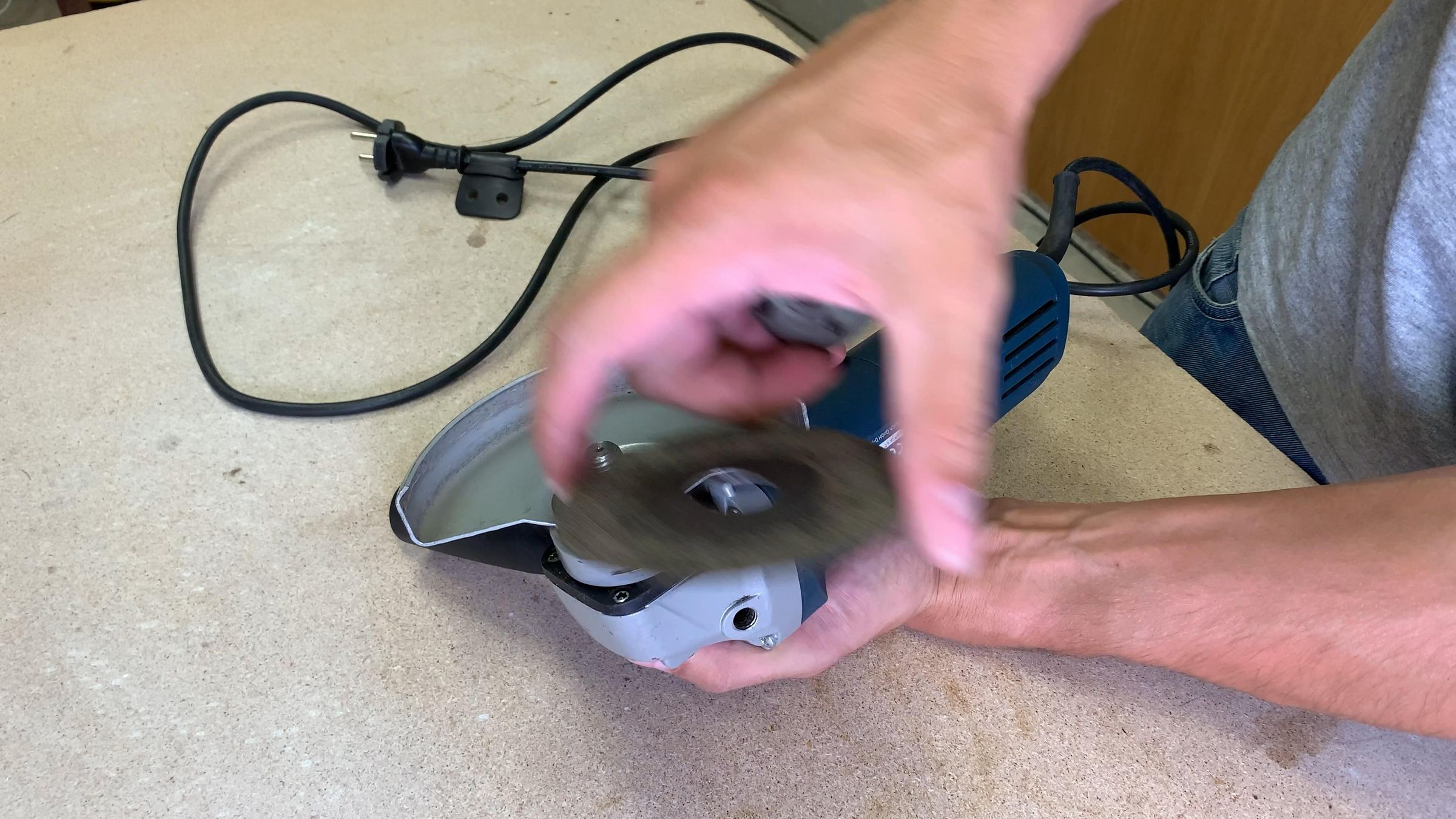 A Power File From an Angle Grinder : 15 Steps (with Pictures ...