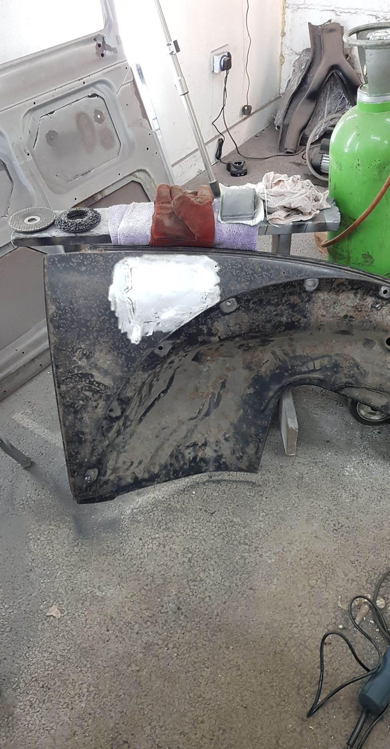 How to Paint a Car Like a Boss (and You Don't Need a Spray Booth) : 11 ...