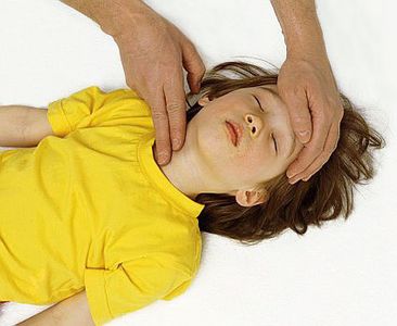 How to Do Rescue Breathing. (Red Cross) : 4 Steps - Instructables