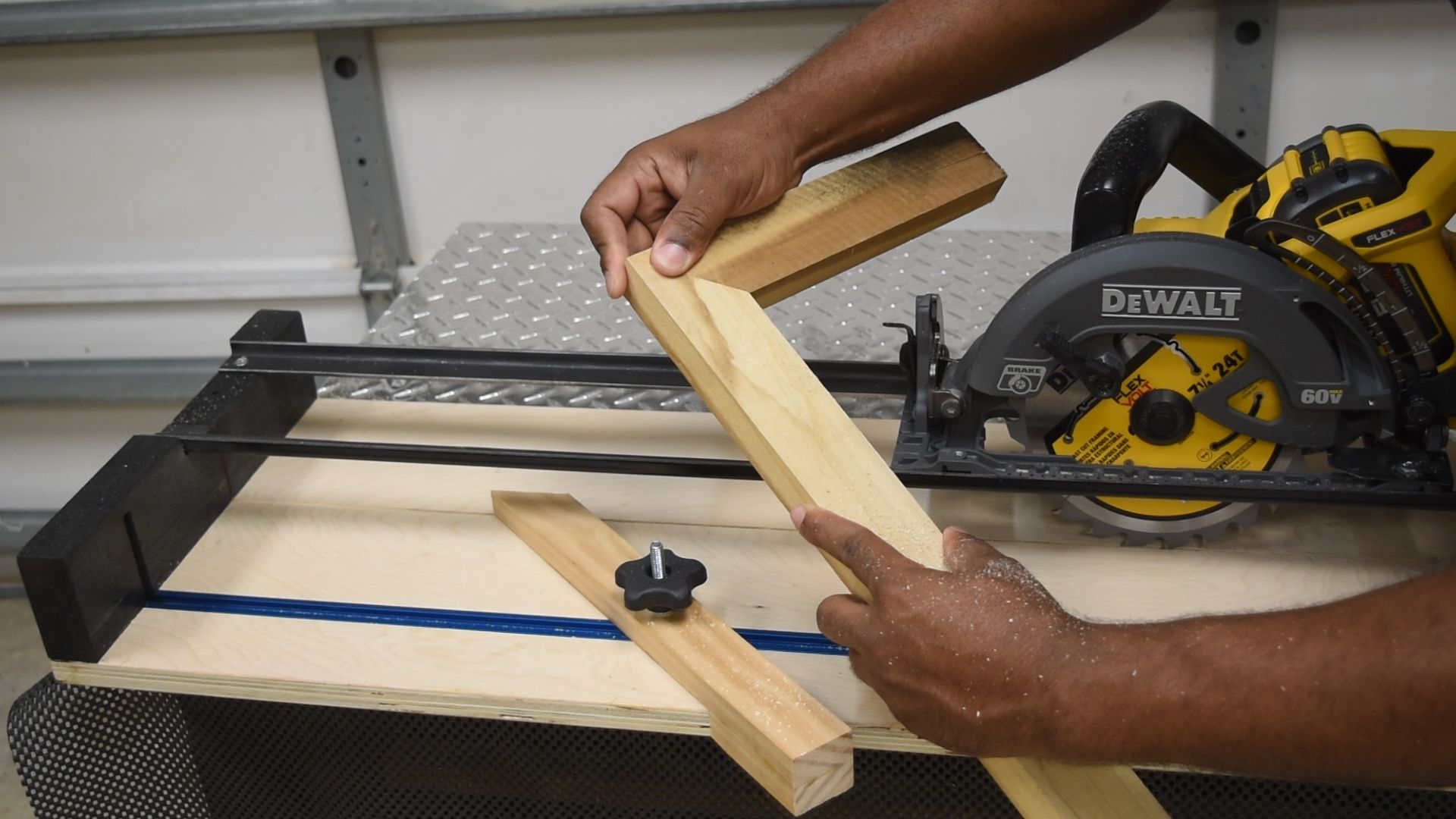 How to Make a Circular Saw Crosscut Jig and Router Guide 2 in 1 : 9 ...