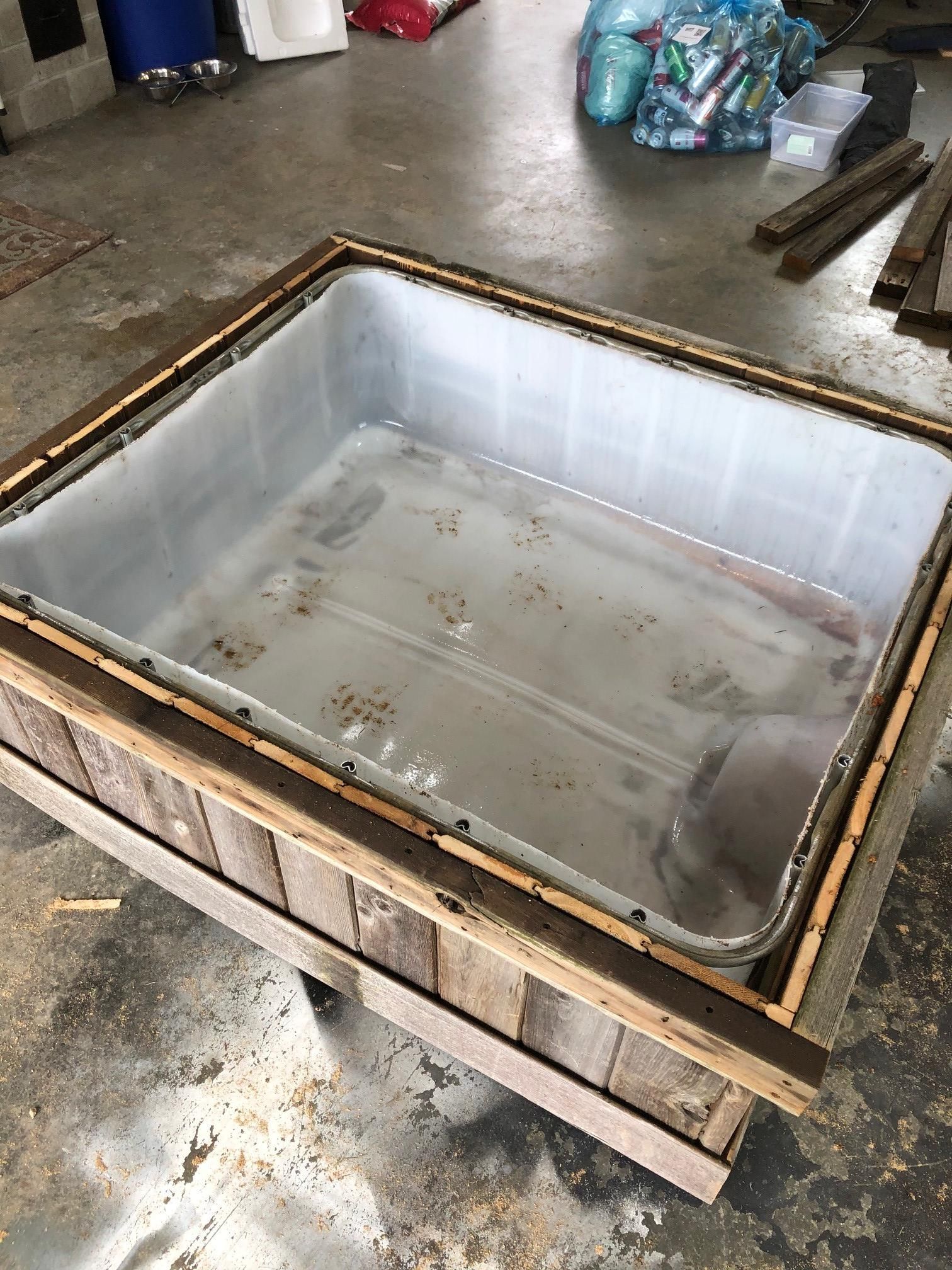 Garden Planters - From an IBC Tote and Old Fence : 13 Steps (with ...