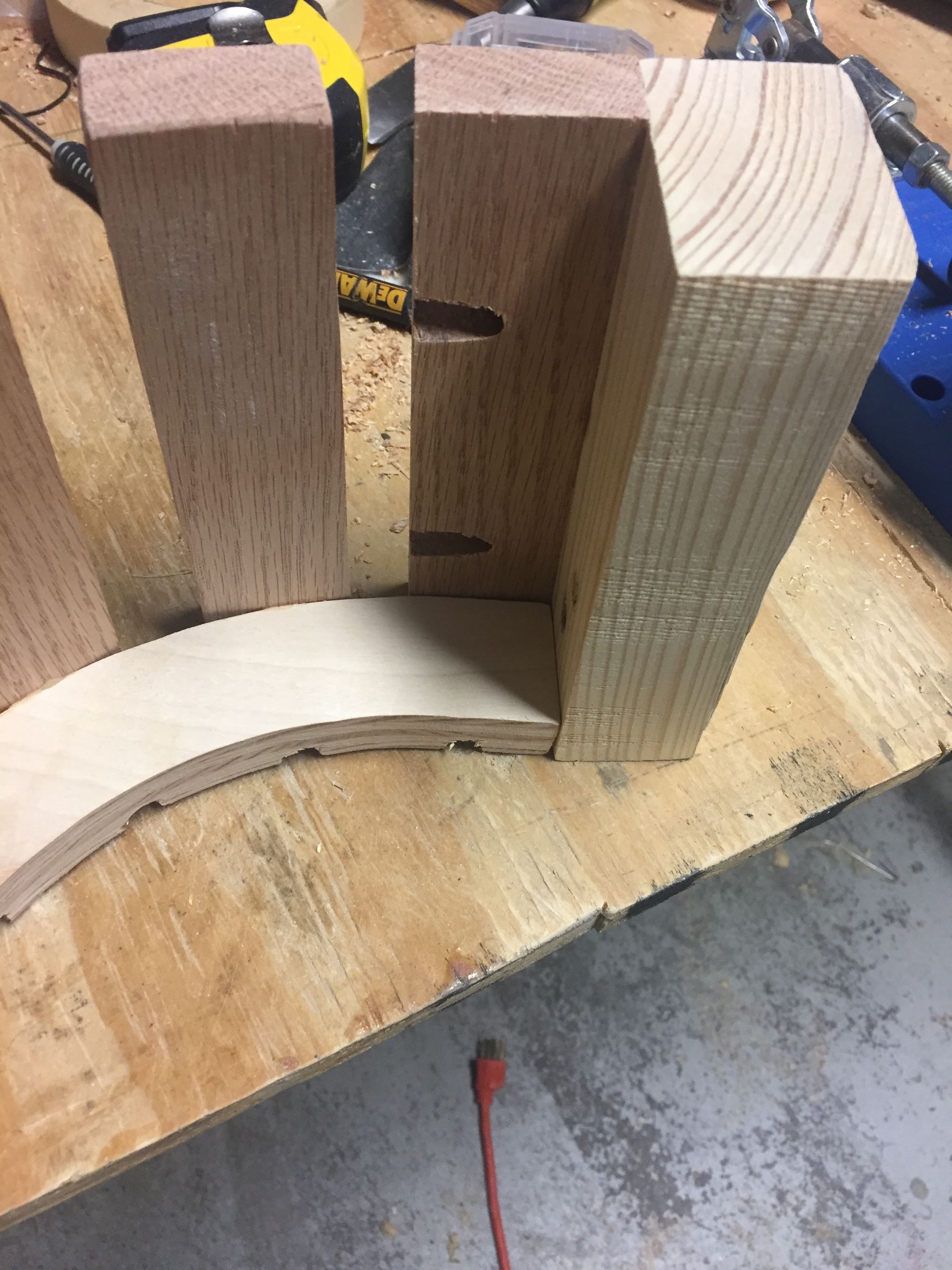 Bungee Cord Book Shelf : 5 Steps (with Pictures) - Instructables