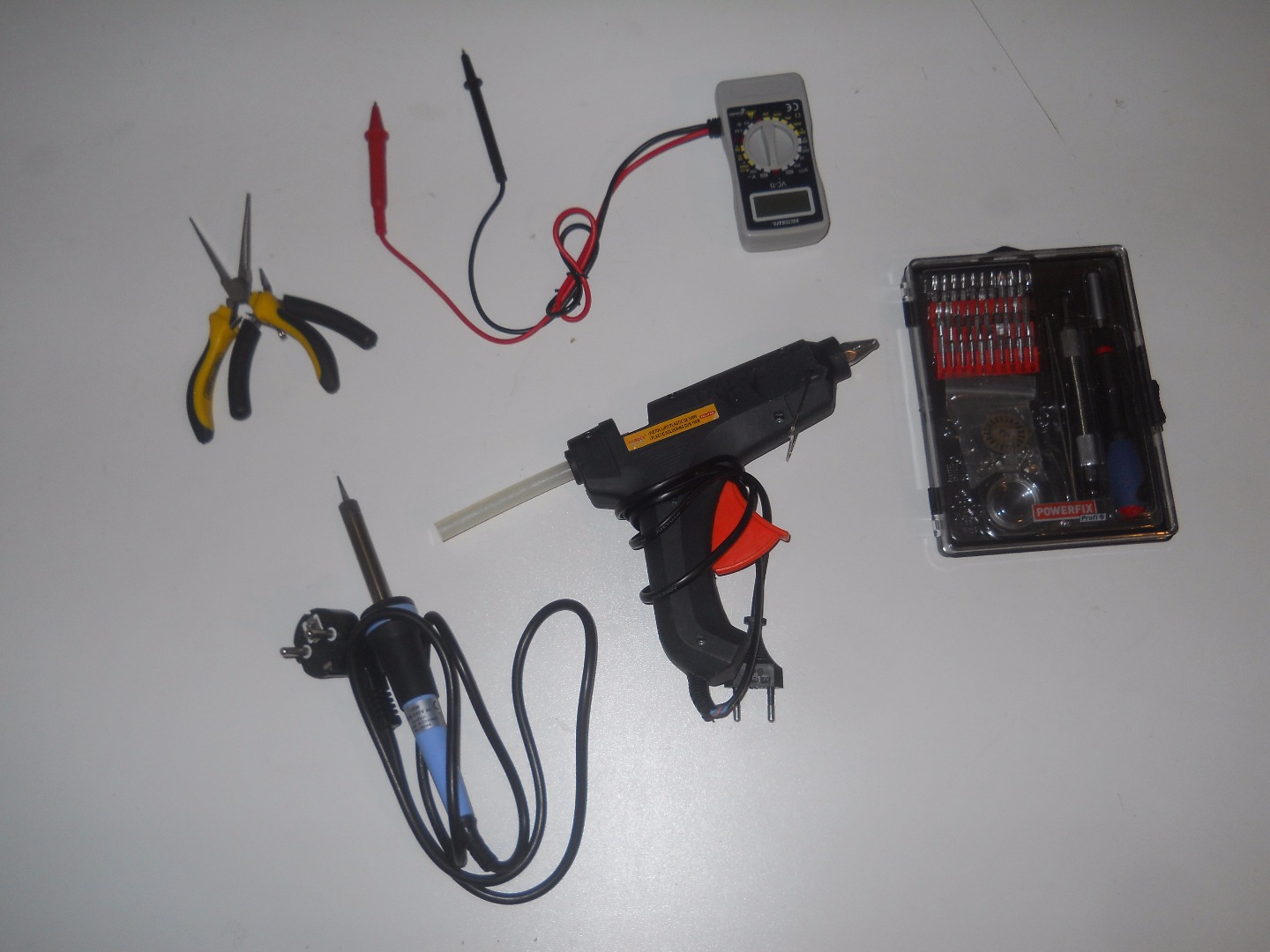 Make a One Desk Electronics Lab (in a Small Place, for Beginners) : 17 ...