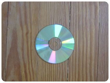 Winterish Wreath Made of Old CDs : 6 Steps (with Pictures) - Instructables