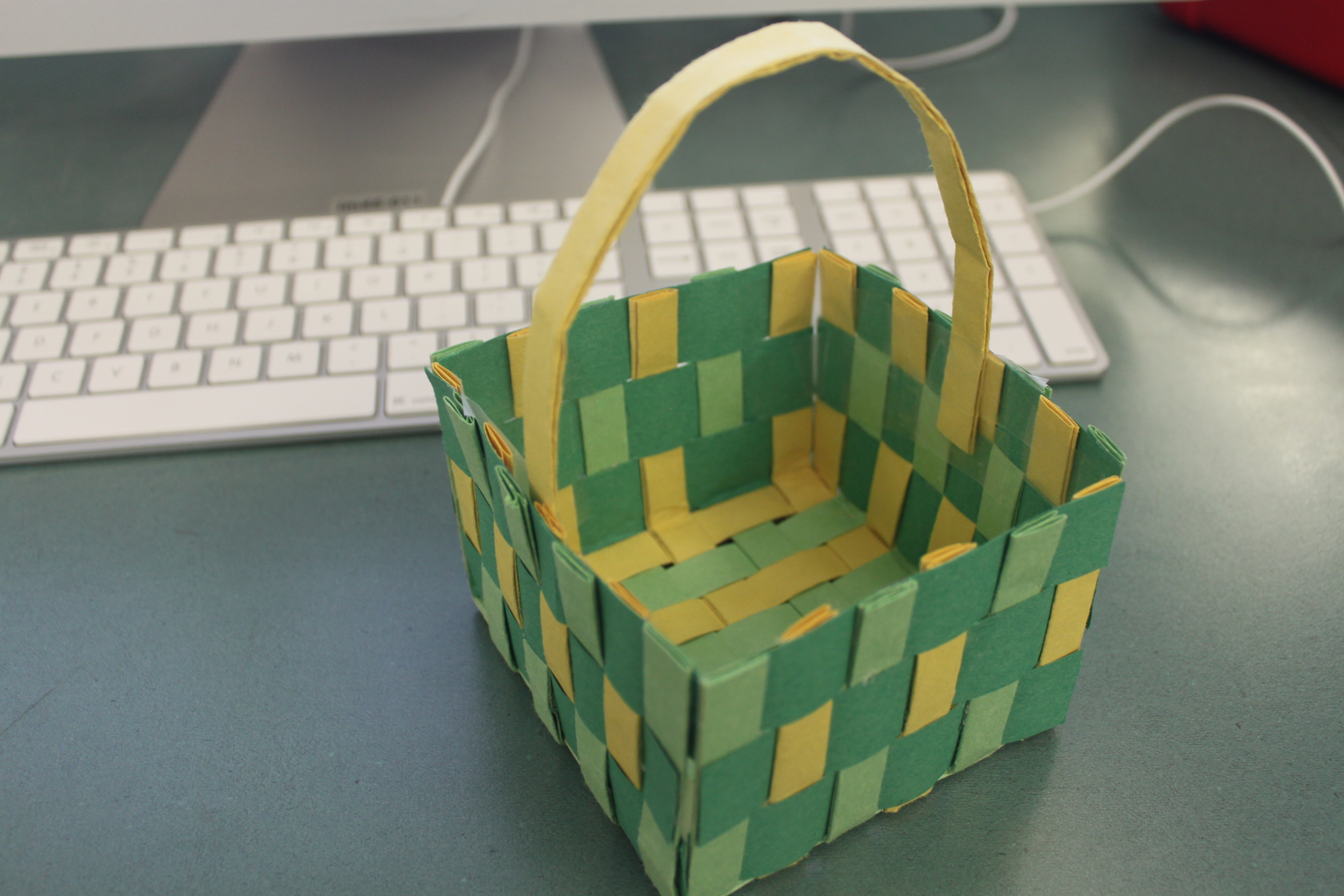 Sturdy Paper Basket (weaving) : 4 Steps - Instructables