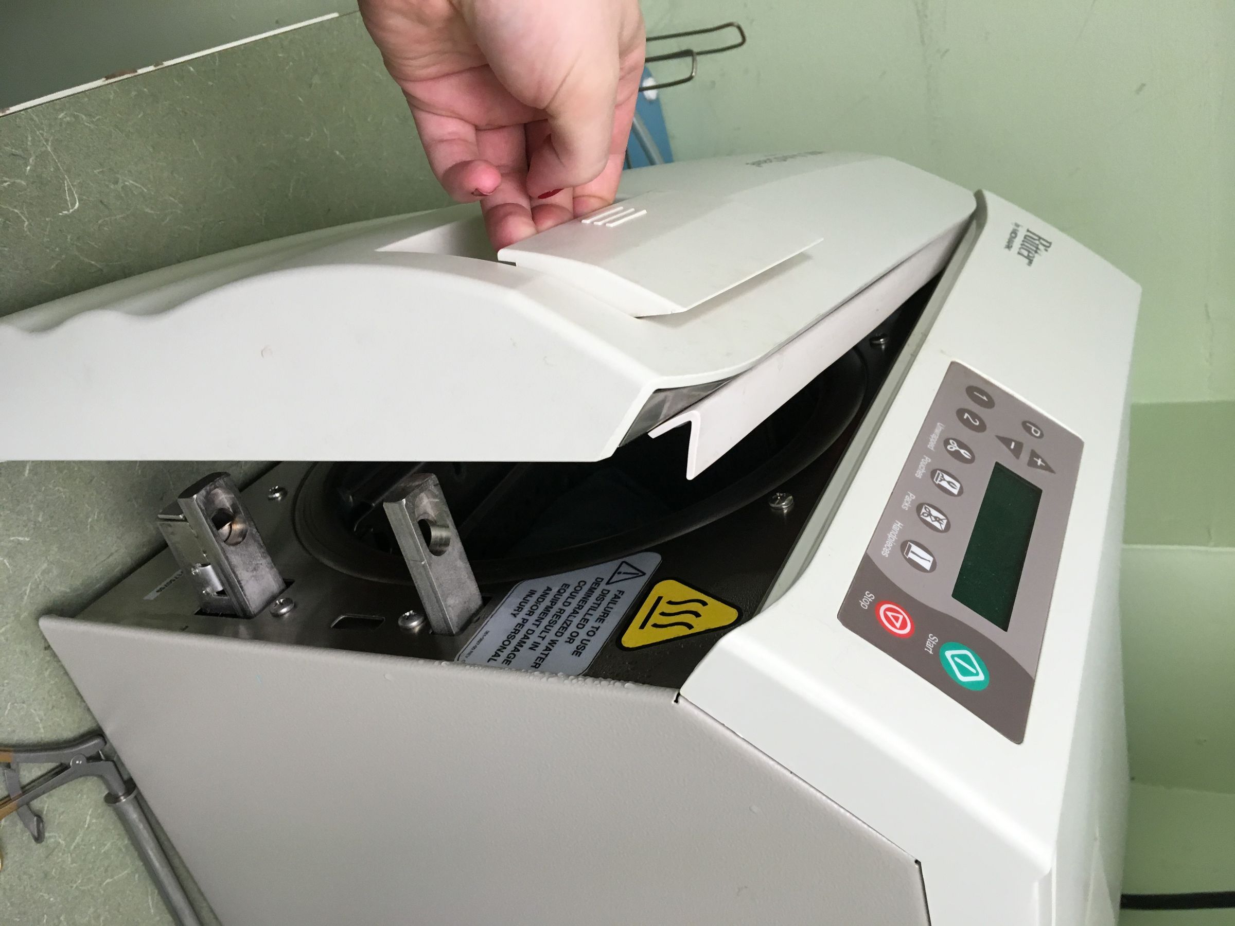 How to Wrap a Veterinary Surgical Pack : 18 Steps - Instructables