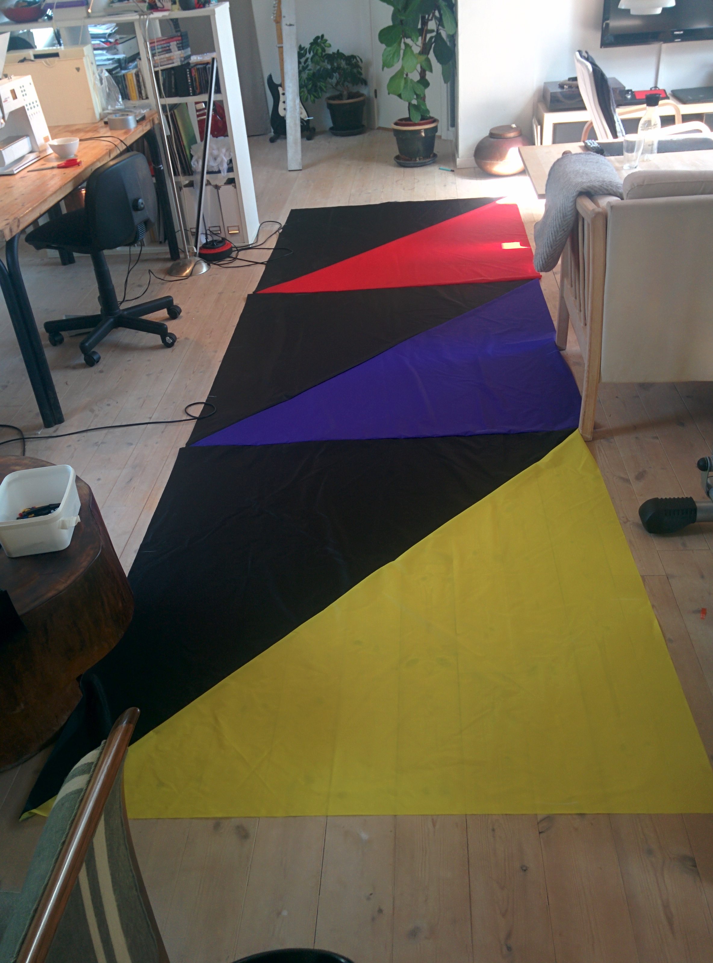 A Giant Kite : 11 Steps (with Pictures) - Instructables