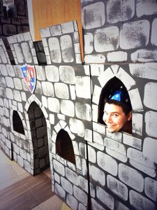Photo Booth Castle for Highlands Kids : 19 Steps - Instructables