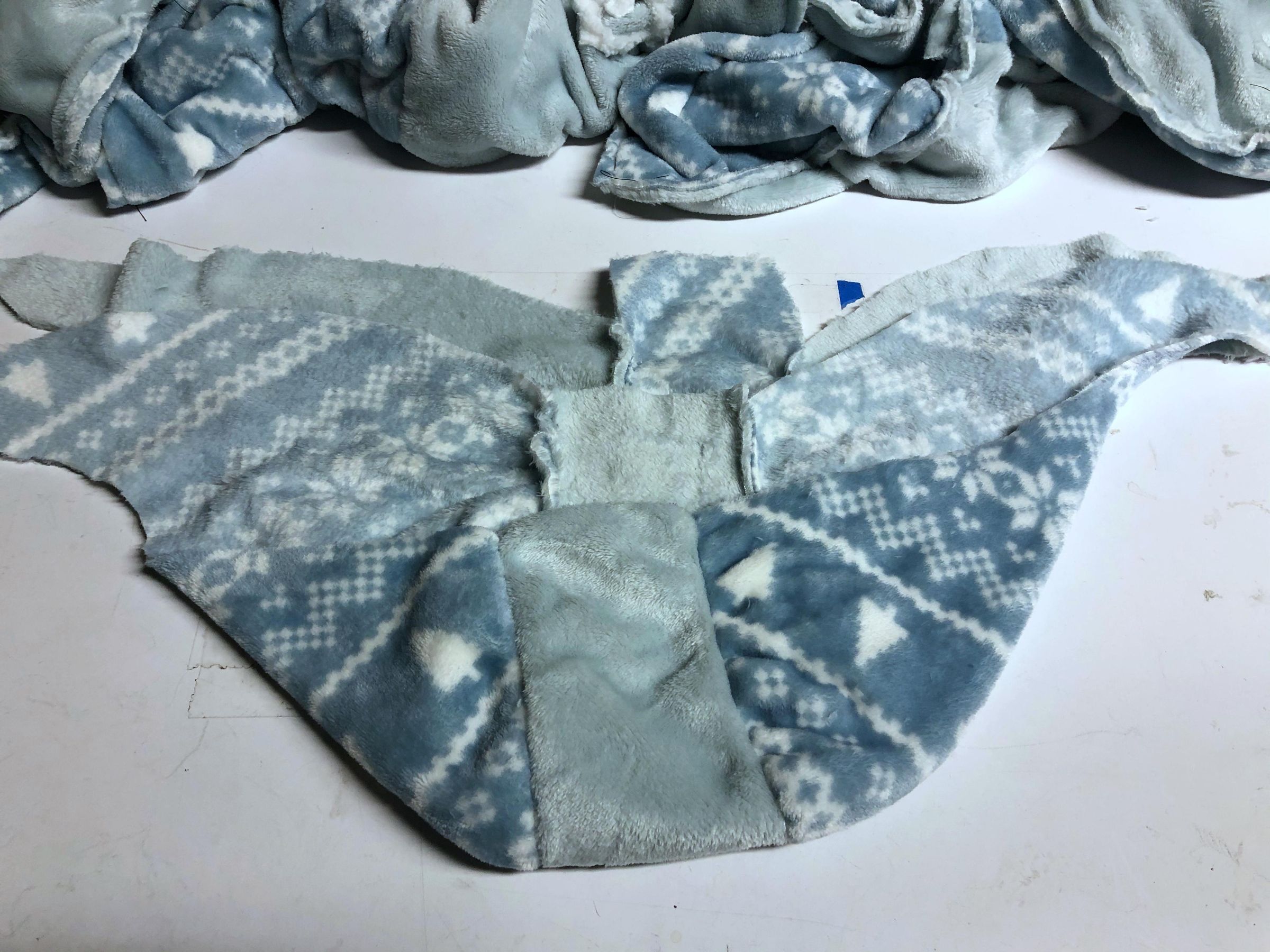 Snowflake Blanket Cape : 13 Steps (with Pictures) - Instructables