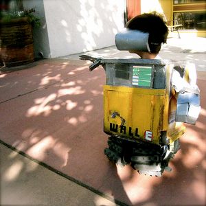 Building WALL-E and EVE Out of Mostly Recycled Materials. : 10 Steps ...
