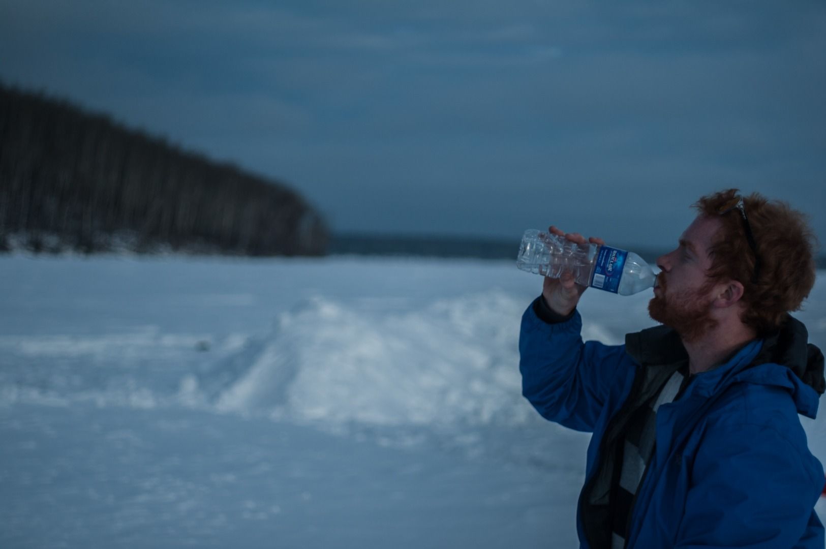 Outdoor Movie Theater With Snow Wall and Projector : 8 Steps (with ...
