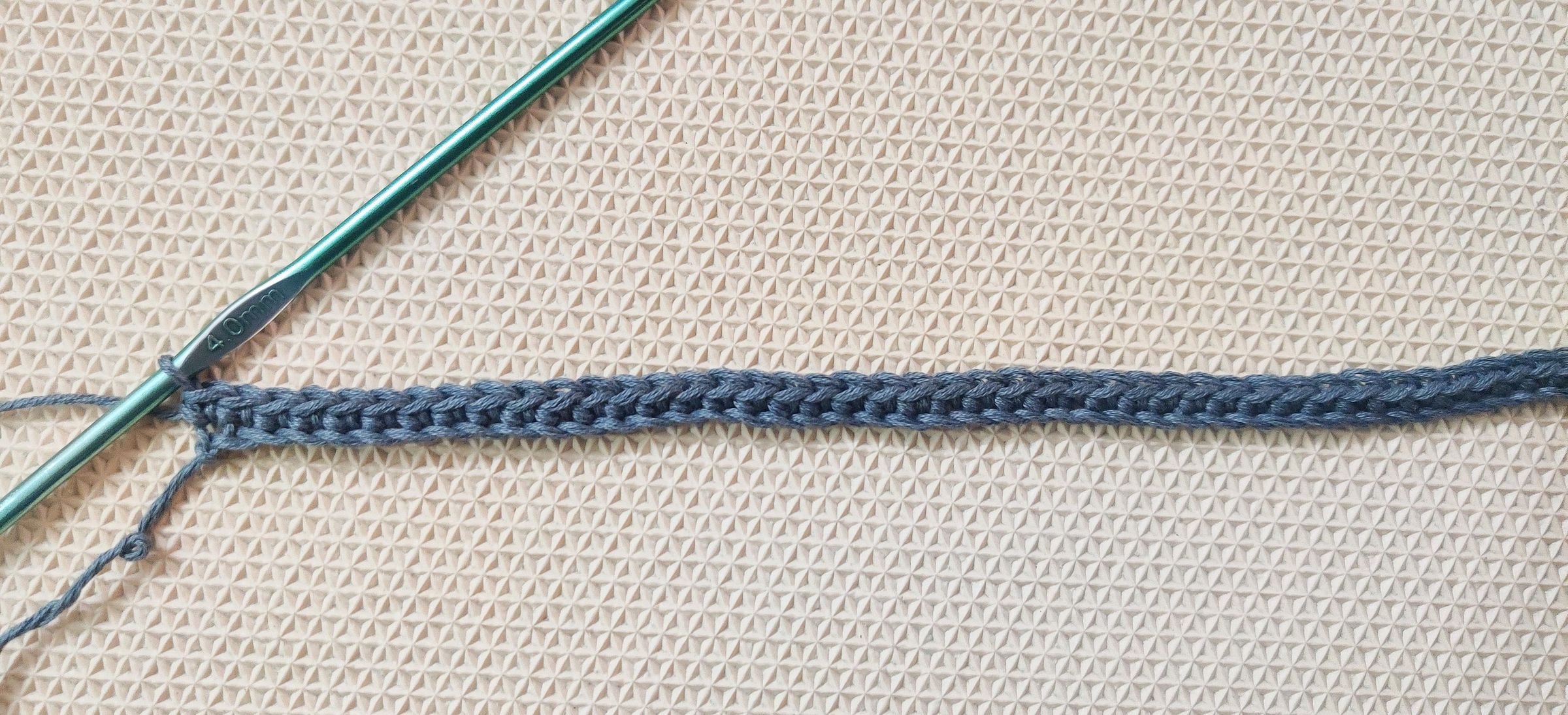 Easy Crochet Table Runner Pattern With Shell Stitch : 6 Steps (with ...