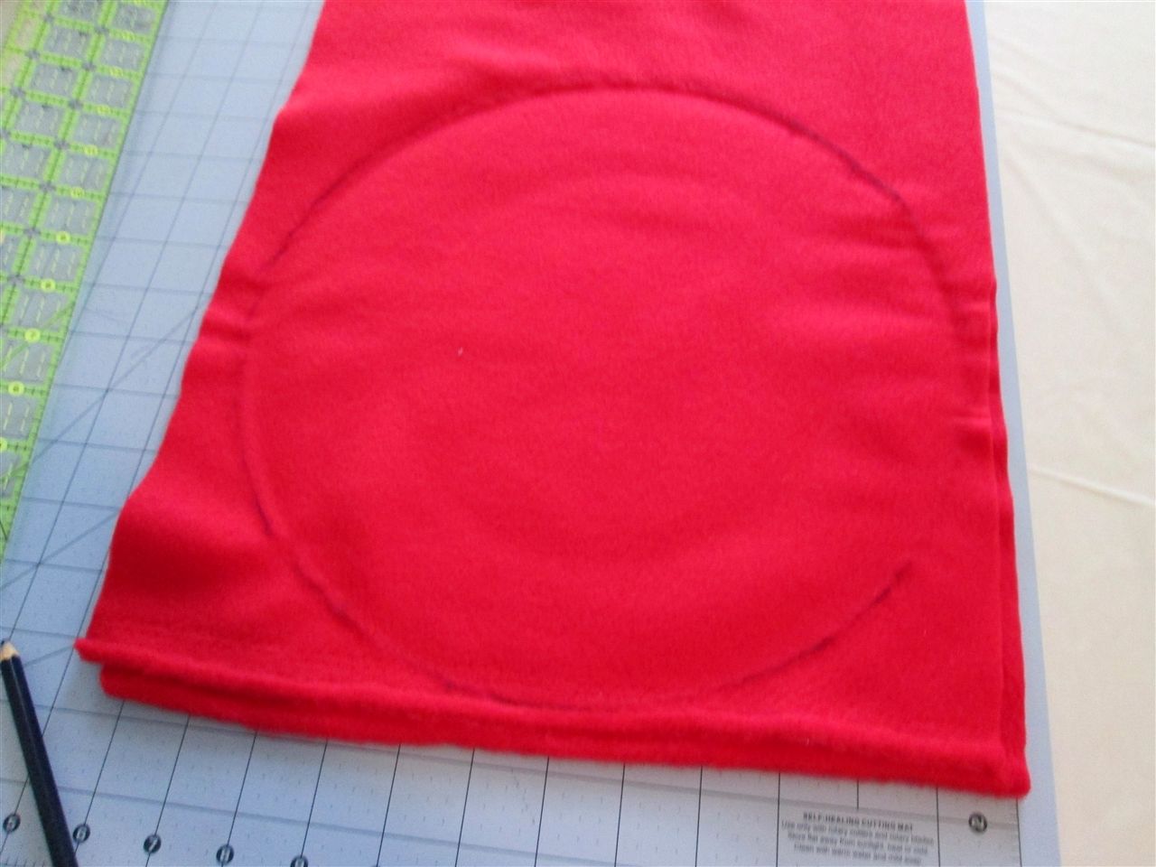 Super Mario Hat Tutorial : 8 Steps (with Pictures) - Instructables
