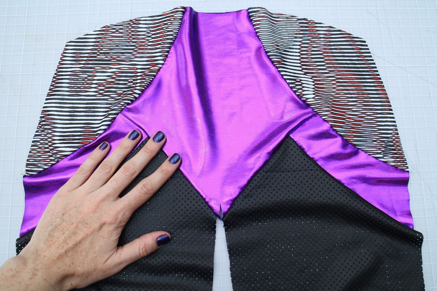 How to Sew Spandex : 14 Steps (with Pictures) - Instructables