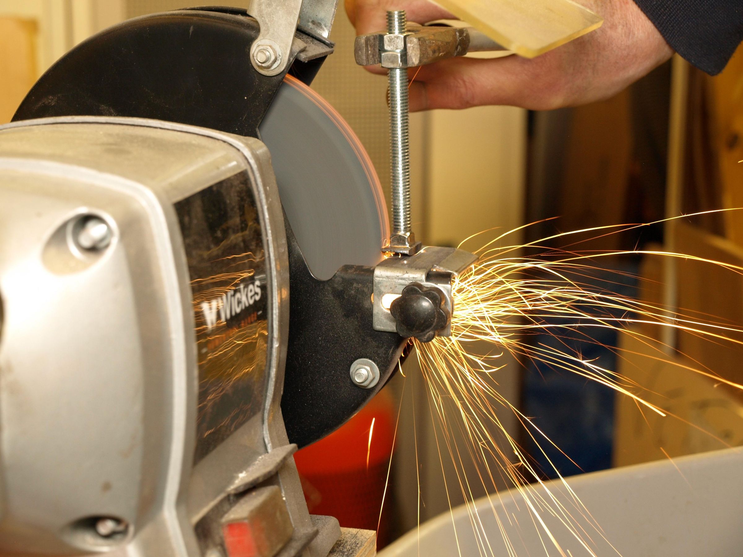 Mini Router Plane From Workshop Scraps : 4 Steps (with Pictures ...