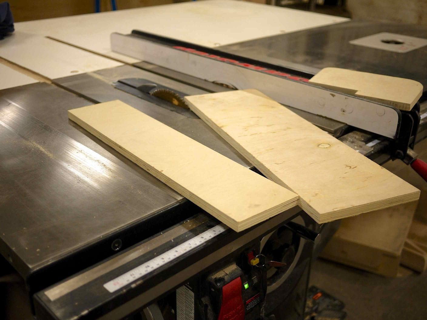 Tall Bandsaw Resaw Fence - Made at Techshop : 5 Steps - Instructables