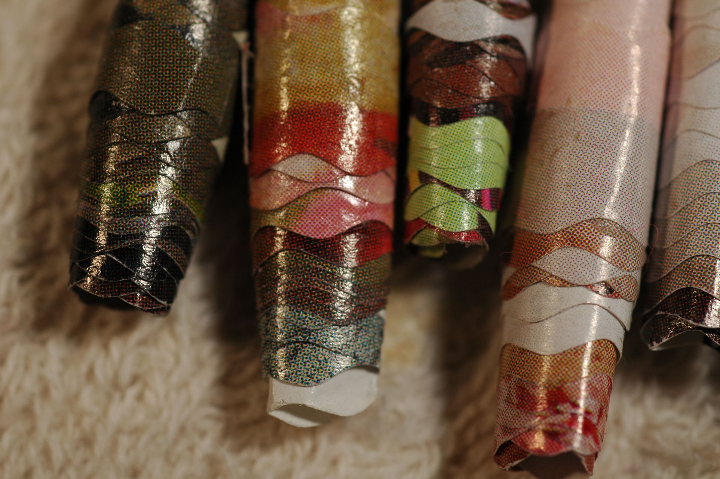 Wavy Cut Paper Bead How-To : 10 Steps (with Pictures) - Instructables