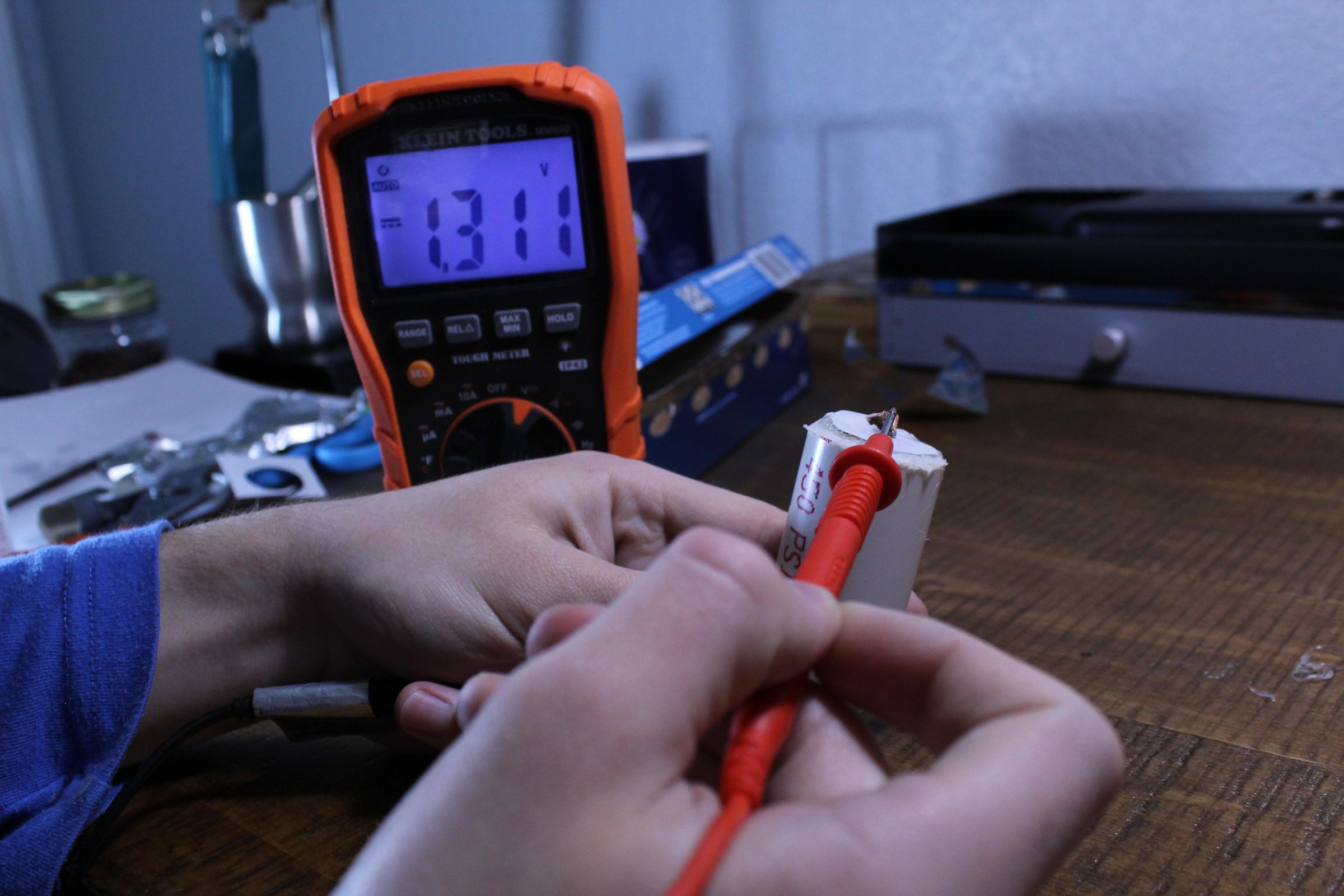 DIY Rechargeable D-Cell Battery From Aluminum Foil : 7 Steps (with ...