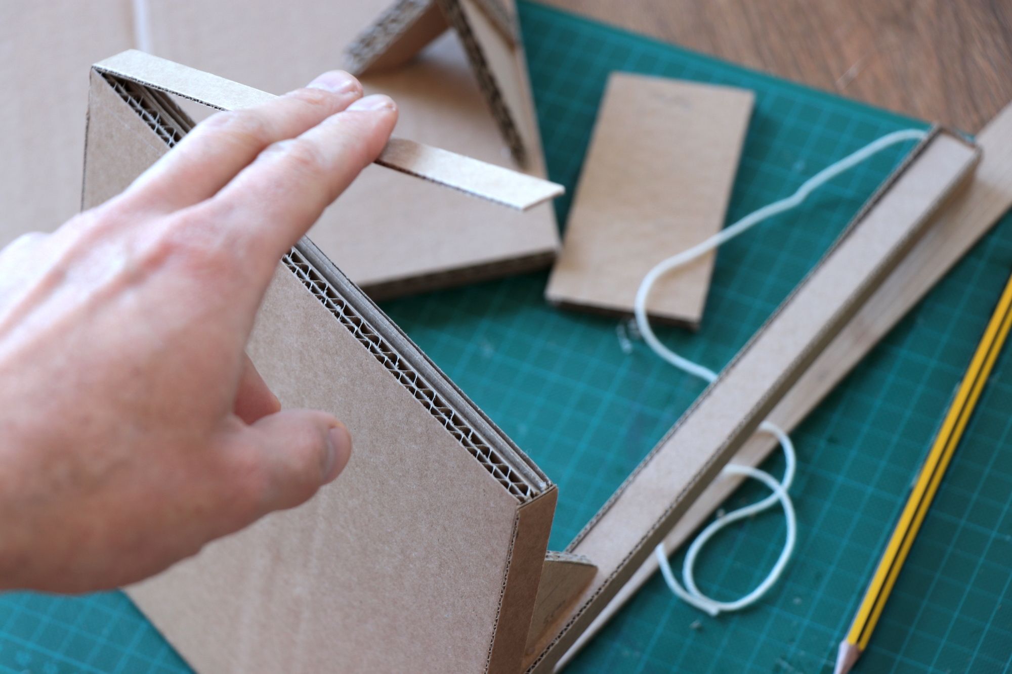 Levitating Side Table Made From Old Cardboard Boxes : 7 Steps (with ...